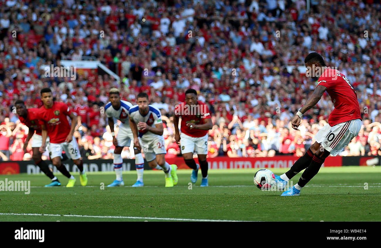 Manchester United's Marcus Rashford misses from the penalty spot during ...