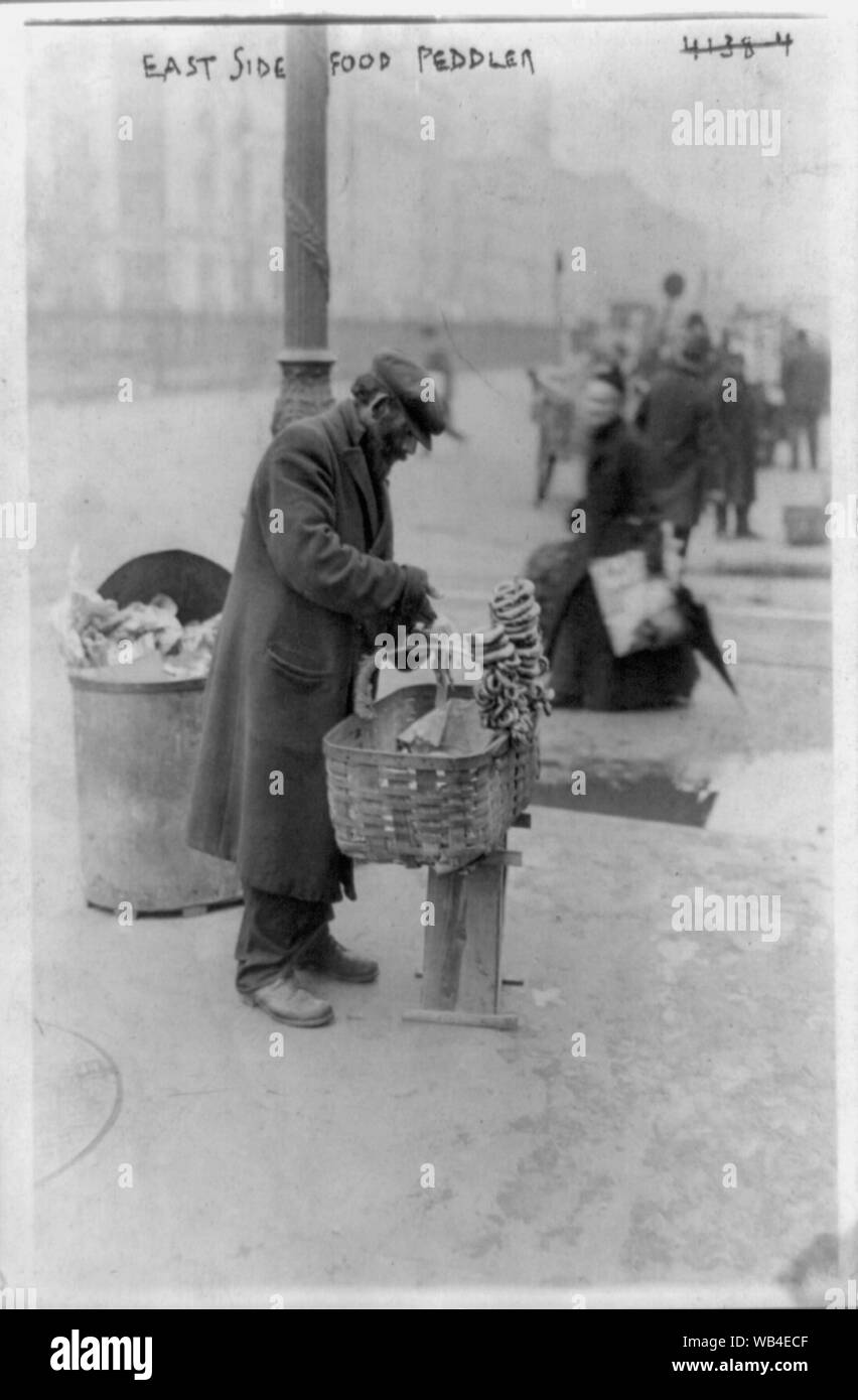 East side food peddler hi-res stock photography and images - Alamy