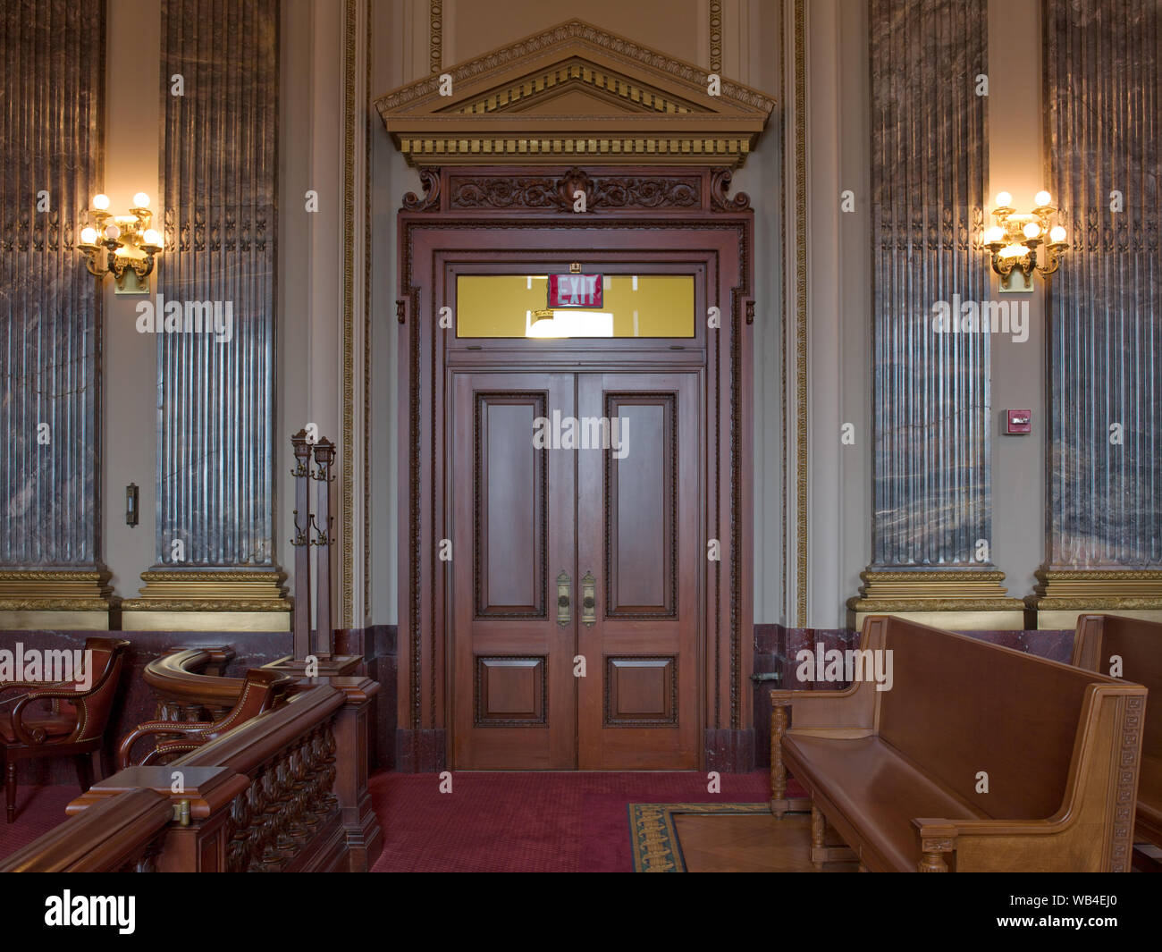 Howard metzenbaum u s courthouse hi-res stock photography and images ...