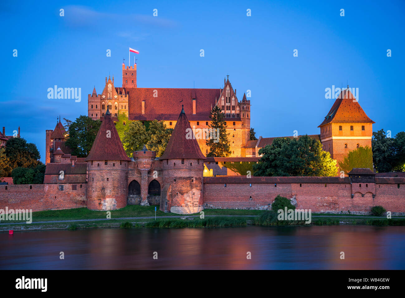 Die Marienburg in Abenddämmerung, mittelalterliche Ordensburg des ...