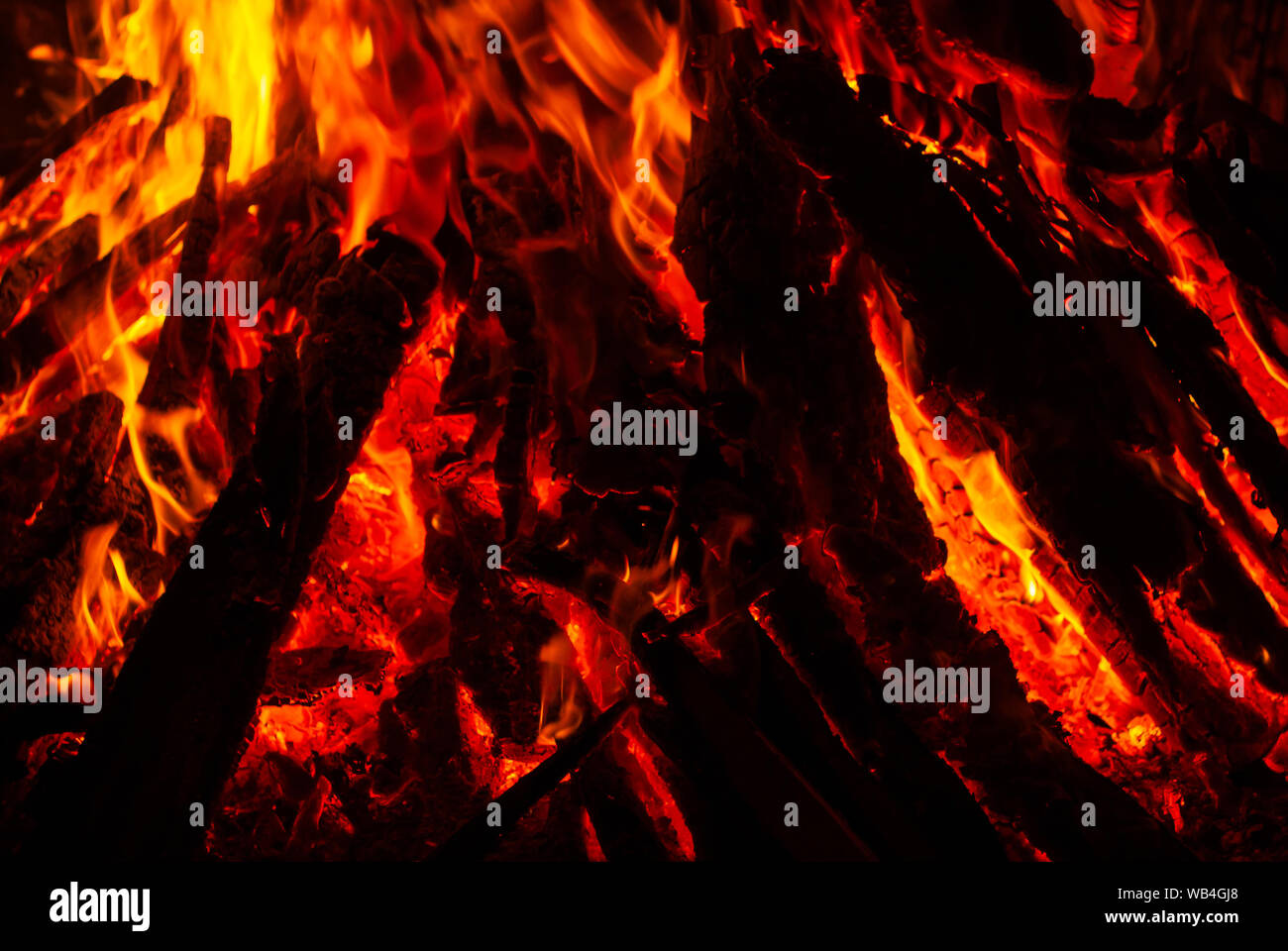 Real fire sparks bonfire burning hi-res stock photography and images ...