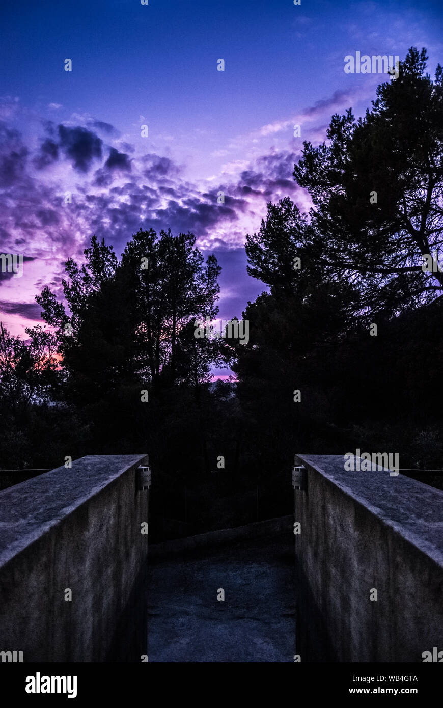 Blue hour sunrise scenic hi-res stock photography and images - Alamy