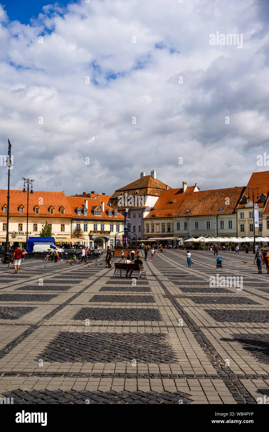 Piata mare big square romania hi-res stock photography and images - Alamy