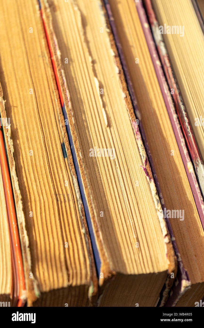Book texture hi-res stock photography and images - Alamy