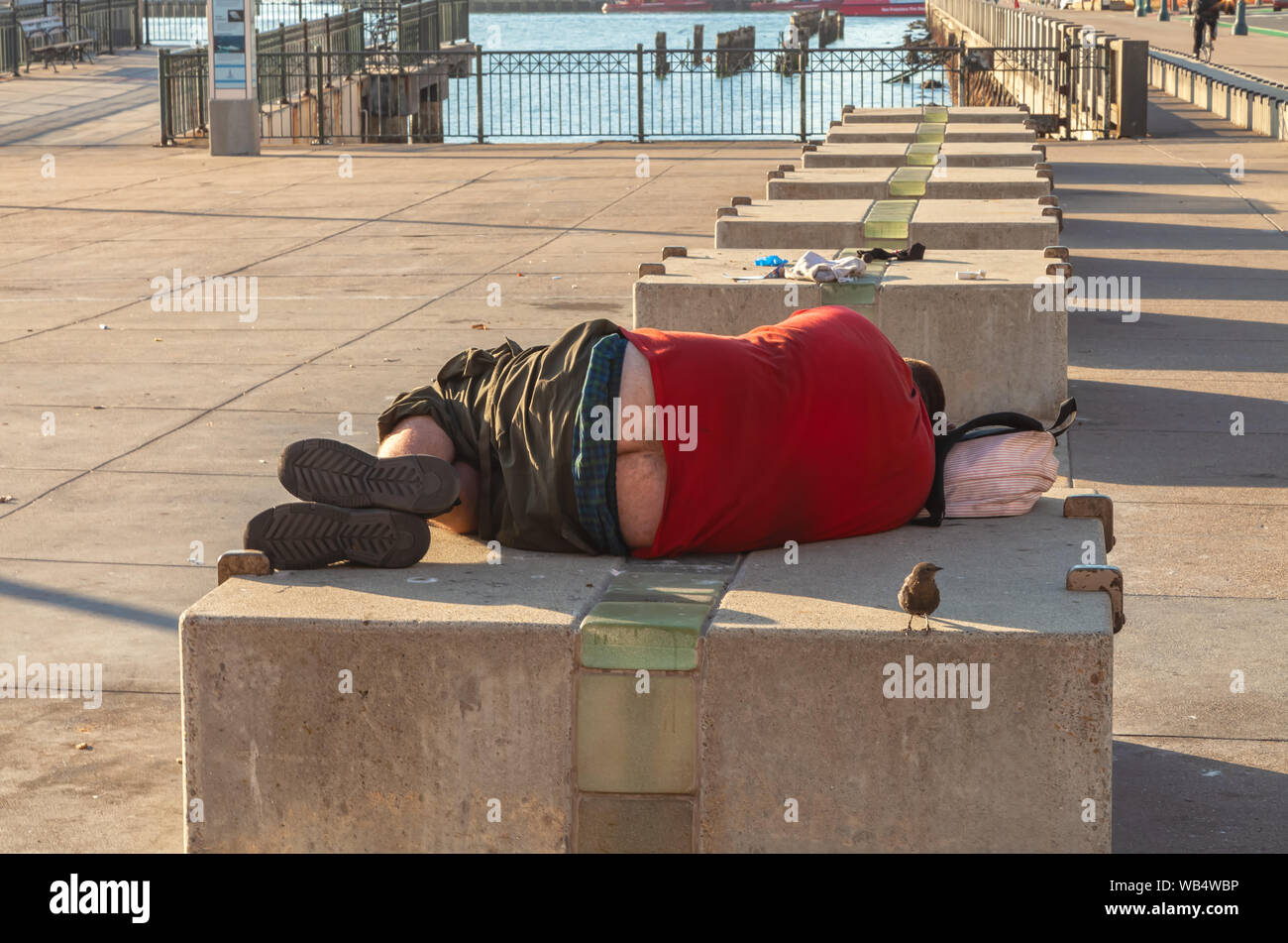 Homelessness poor poverty sleep hi-res stock photography and images - Alamy
