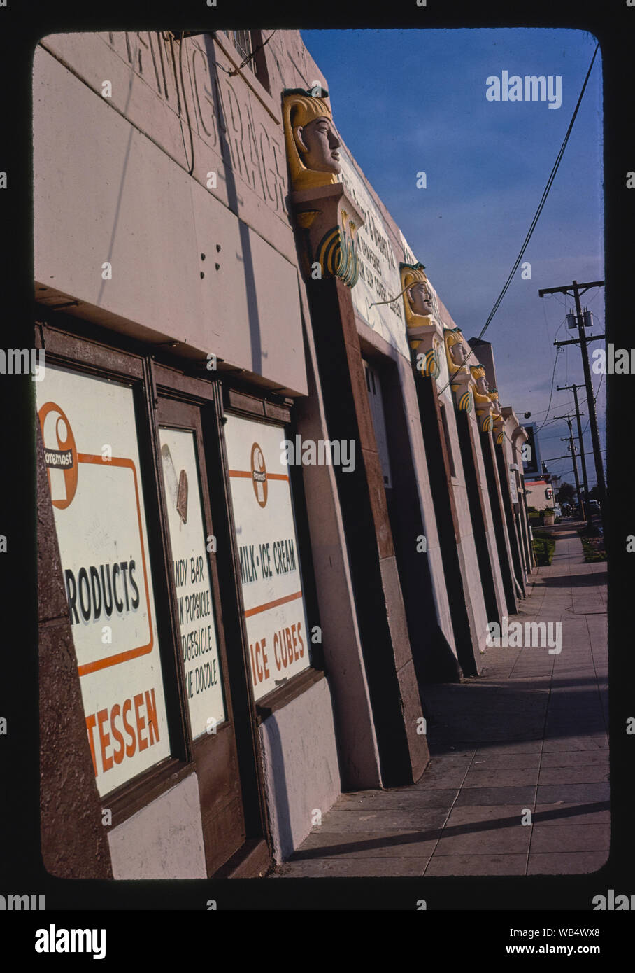 Egyptian garage hi-res stock photography and images - Alamy