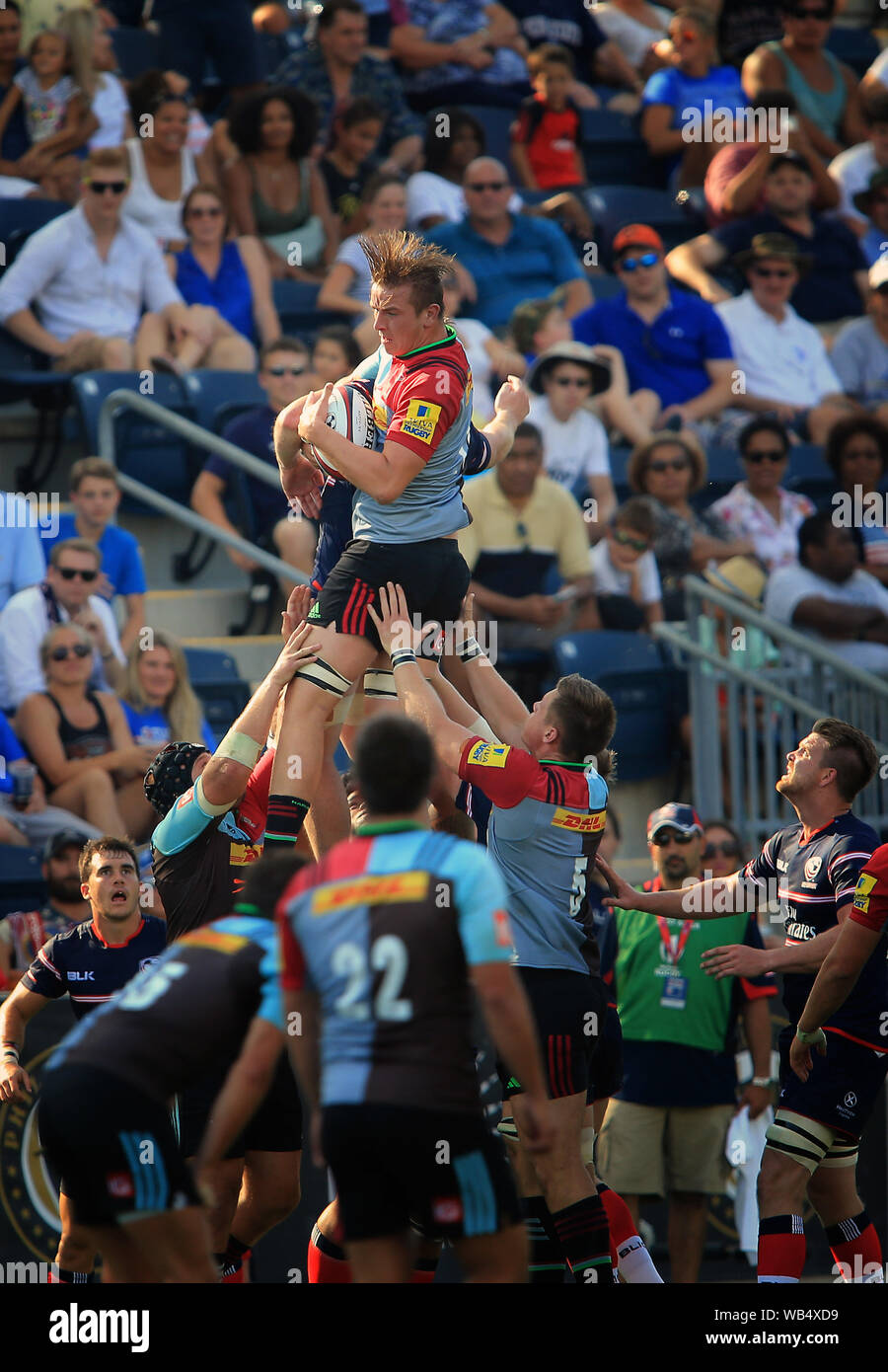 Harlequins rugby team hi-res stock photography and images - Alamy