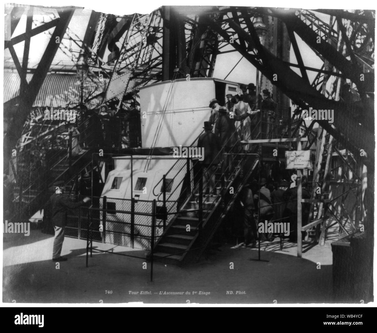 Eiffel tower monument france Black and White Stock Photos & Images - Alamy
