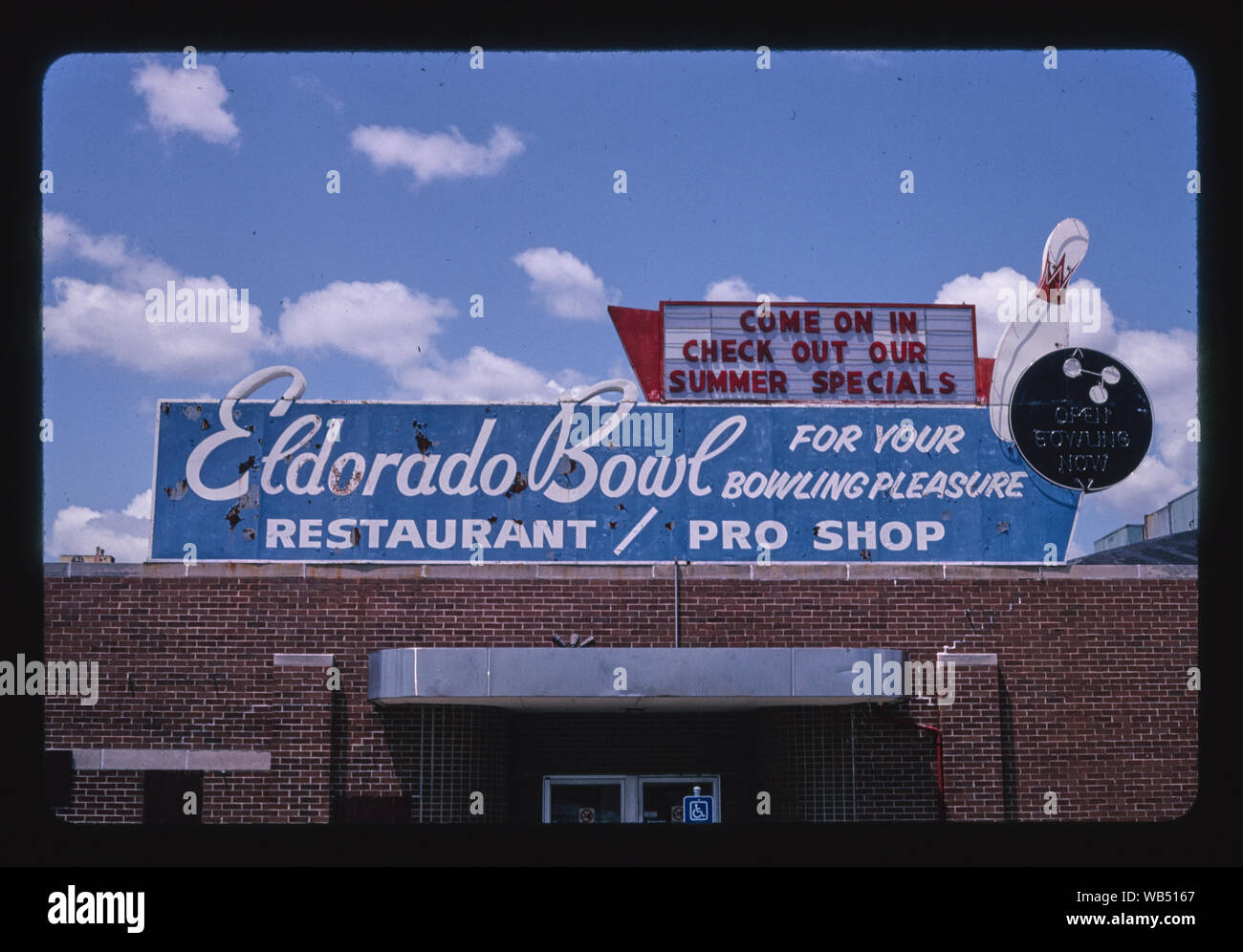 Vintage bowling sign hi-res stock photography and images - Alamy