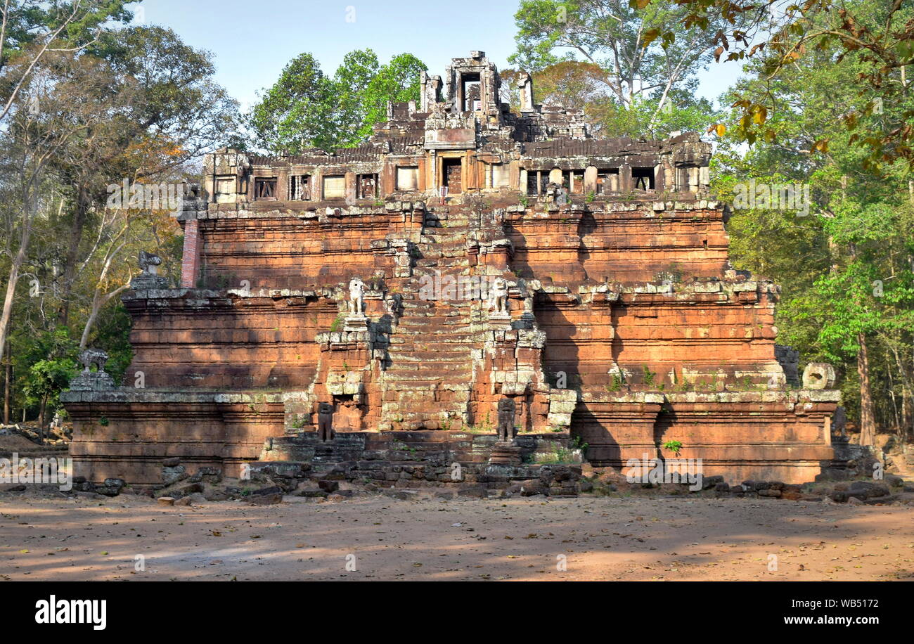 Ancient Hindu stone temple pyramid Phimeanakas of Angkor Thom, Cambodia ...