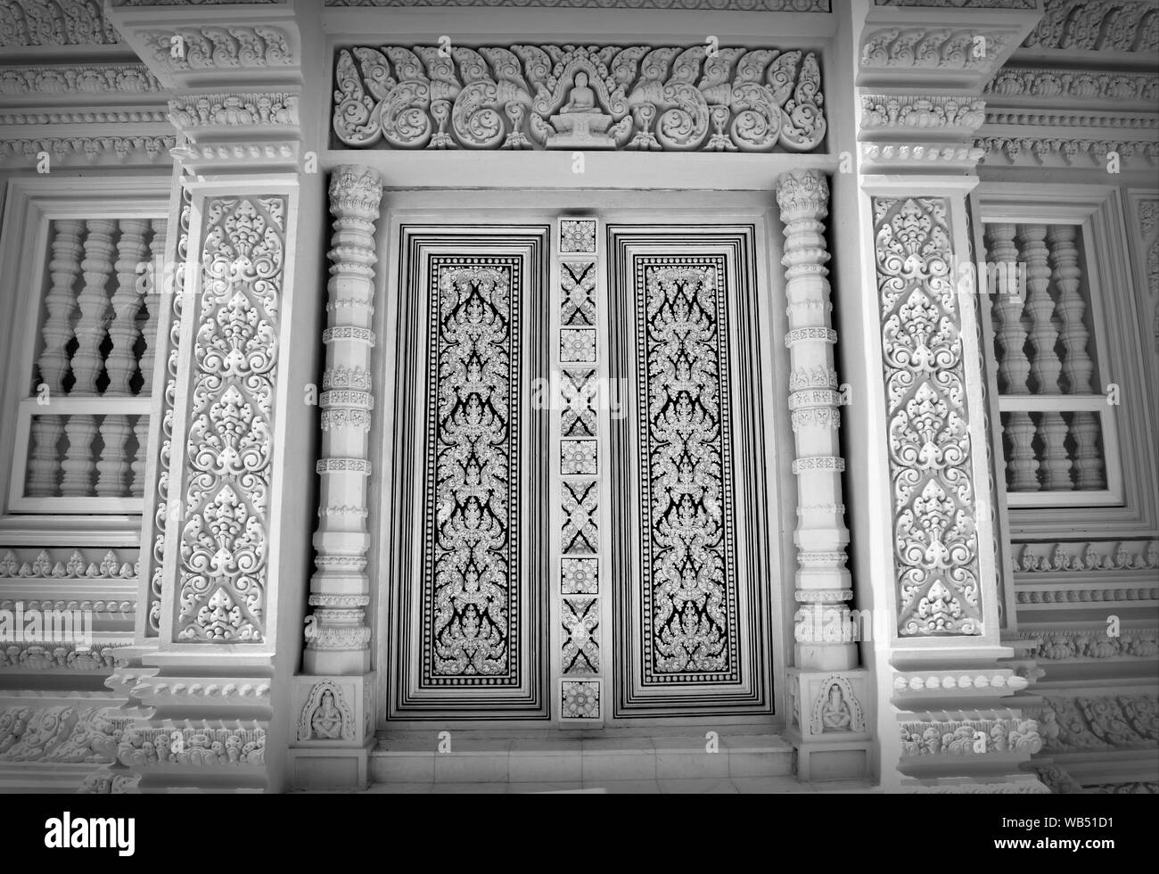 Gate of landmark Oudong stupa housing Buddha relics, Cambodia Stock ...