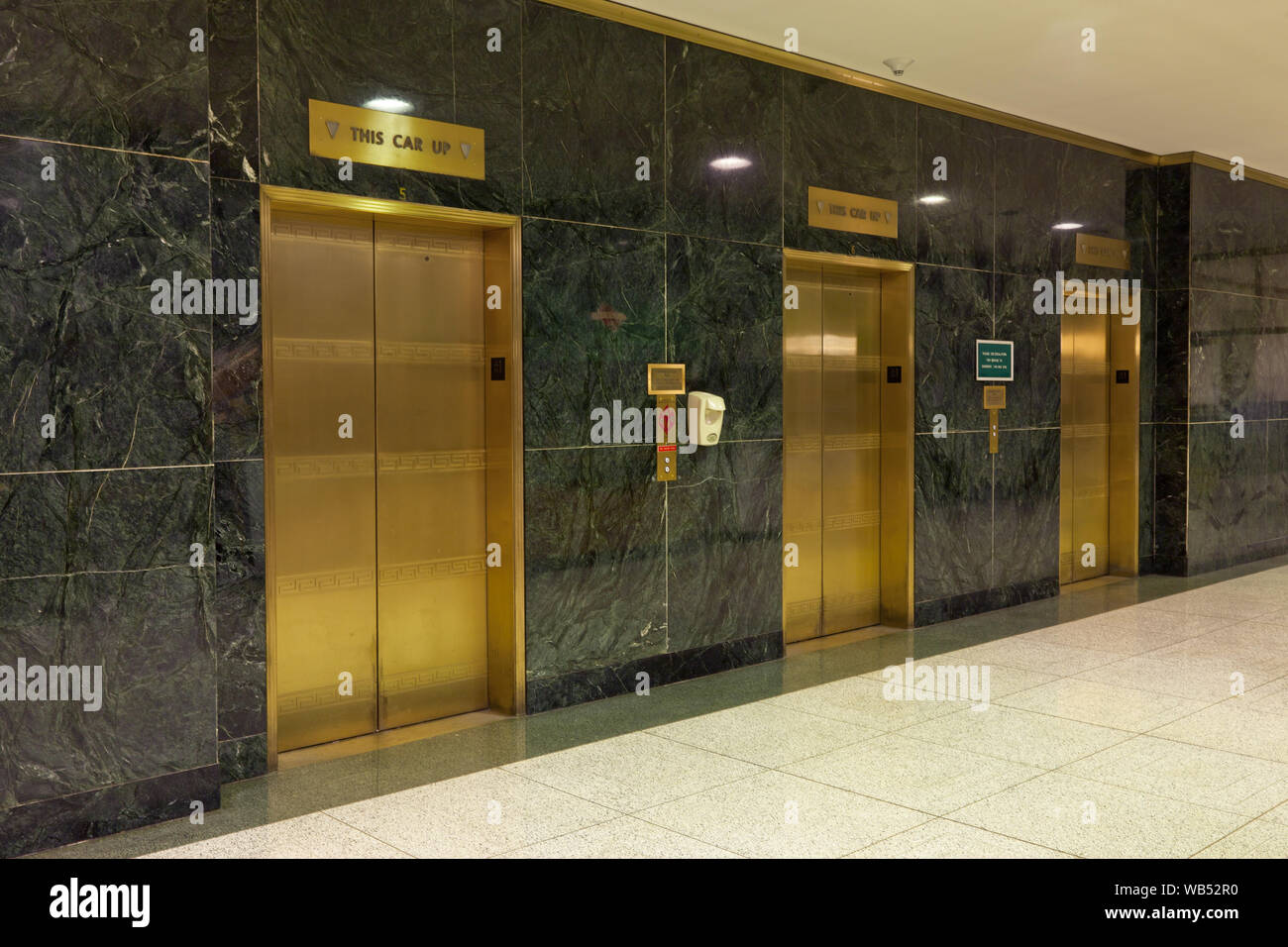 Wilbur j cohen federal building hi-res stock photography and images - Alamy