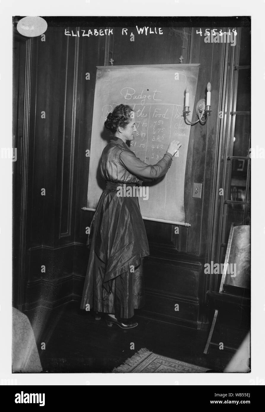 Elizabeth r wylie Black and White Stock Photos & Images - Alamy