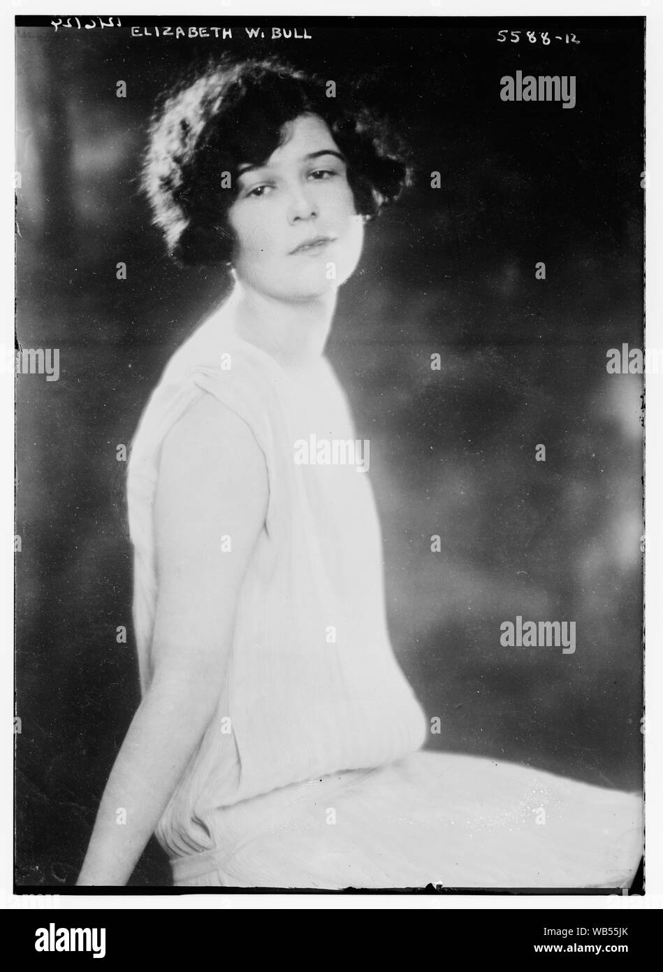 Elizabeth bull Black and White Stock Photos & Images - Alamy