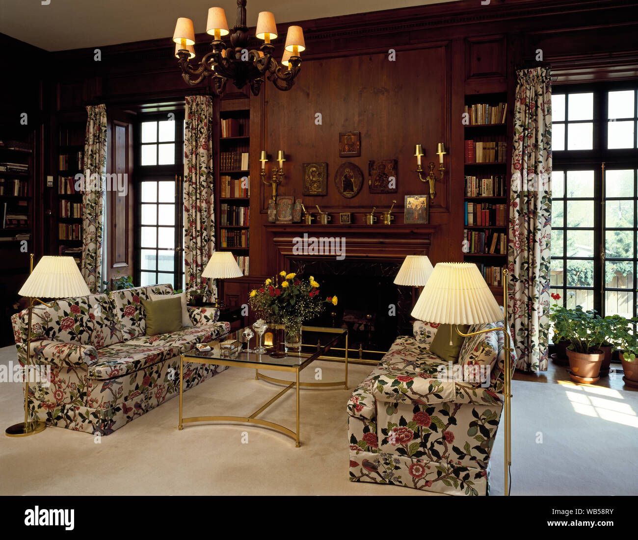 Embassy design hi-res stock photography and images - Alamy