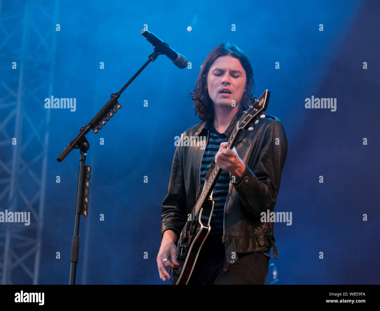 James bay singer 2019 hi-res stock photography and images - Alamy