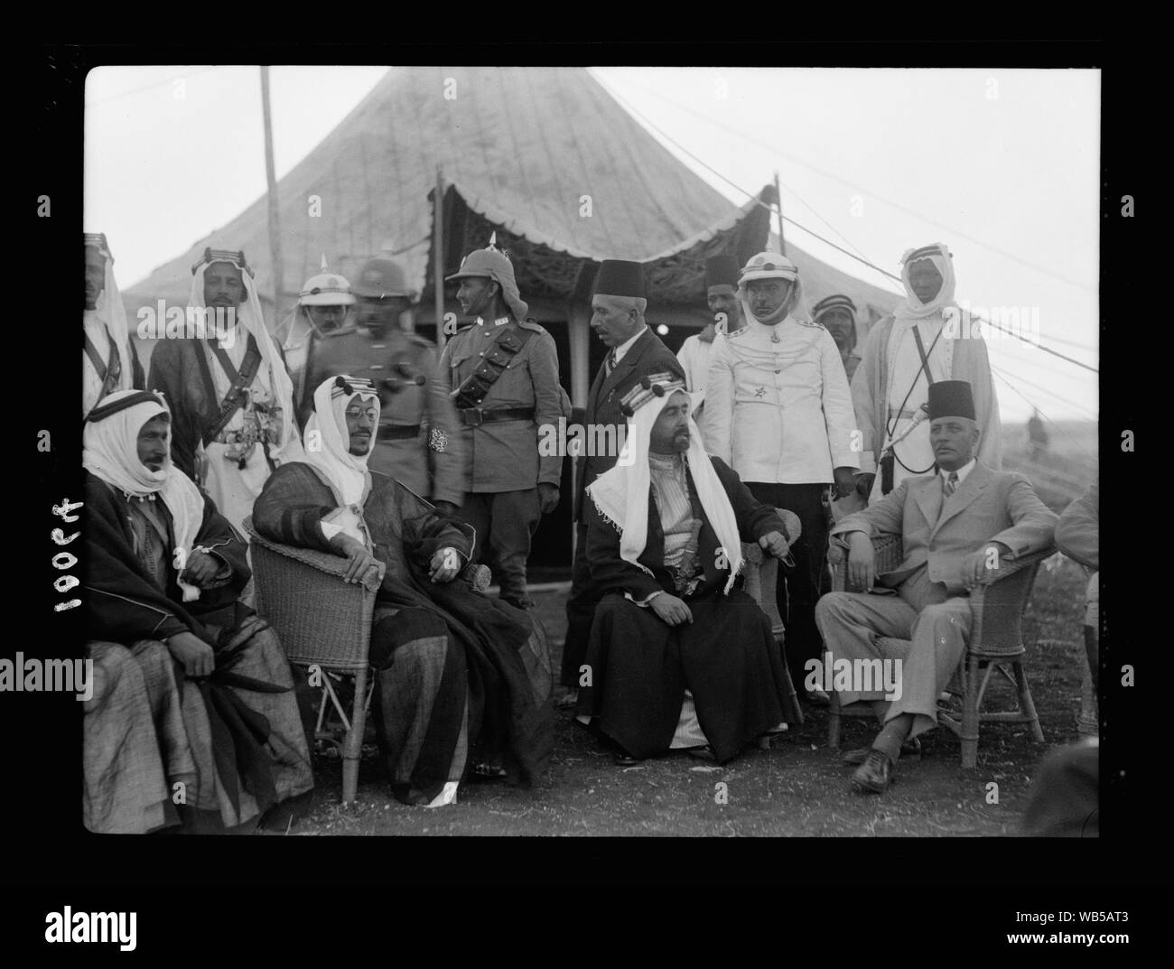 Emir abdullah in front of his tent hi-res stock photography and images ...