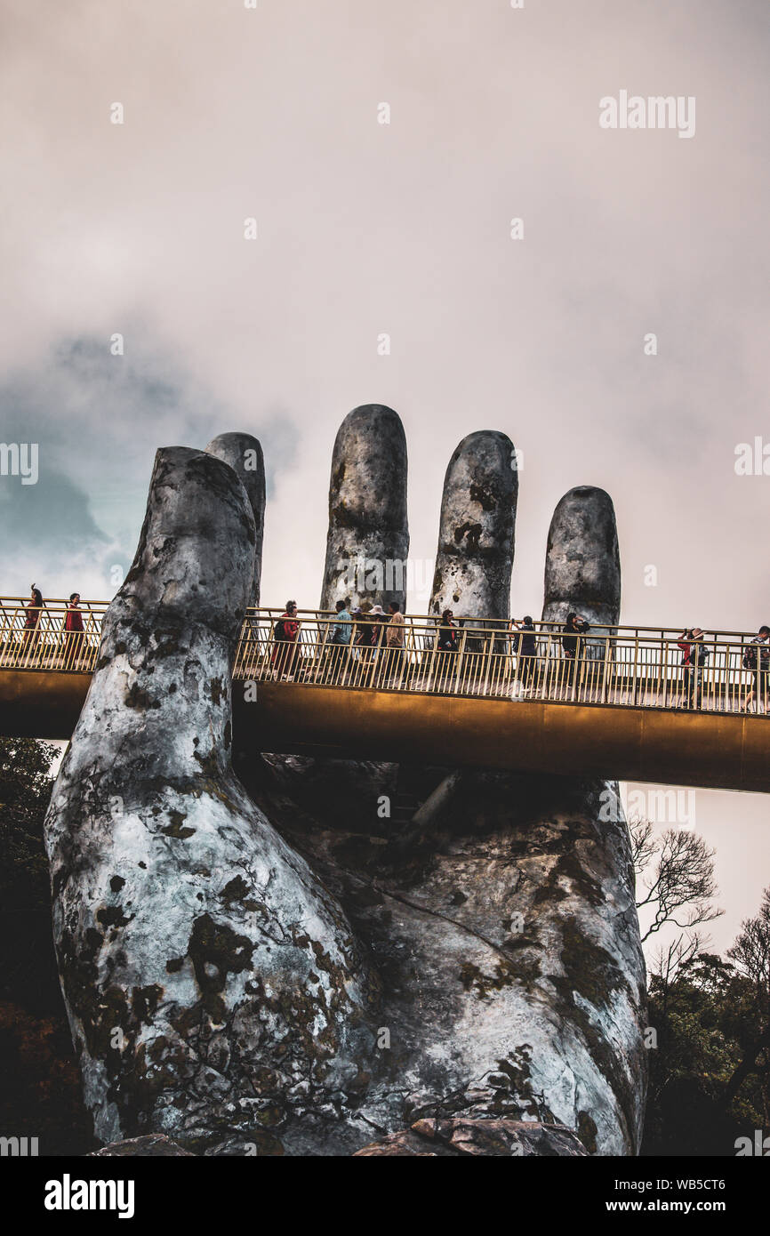 Cau vang bridge hi-res stock photography and images - Alamy