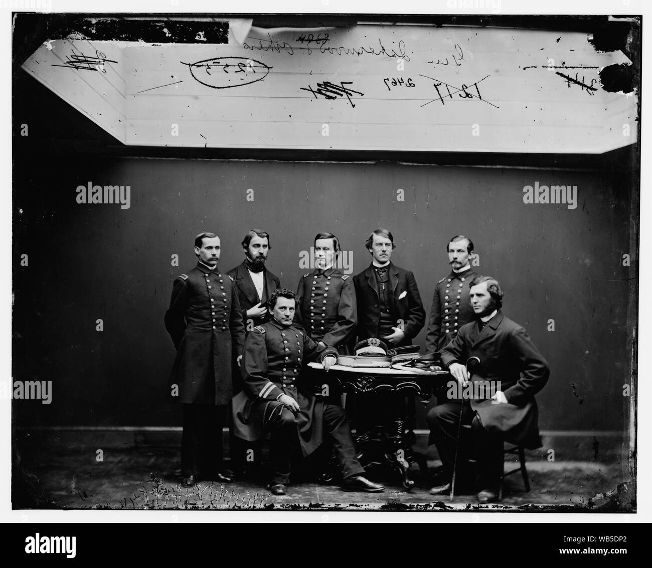 Military team in command hi-res stock photography and images - Alamy