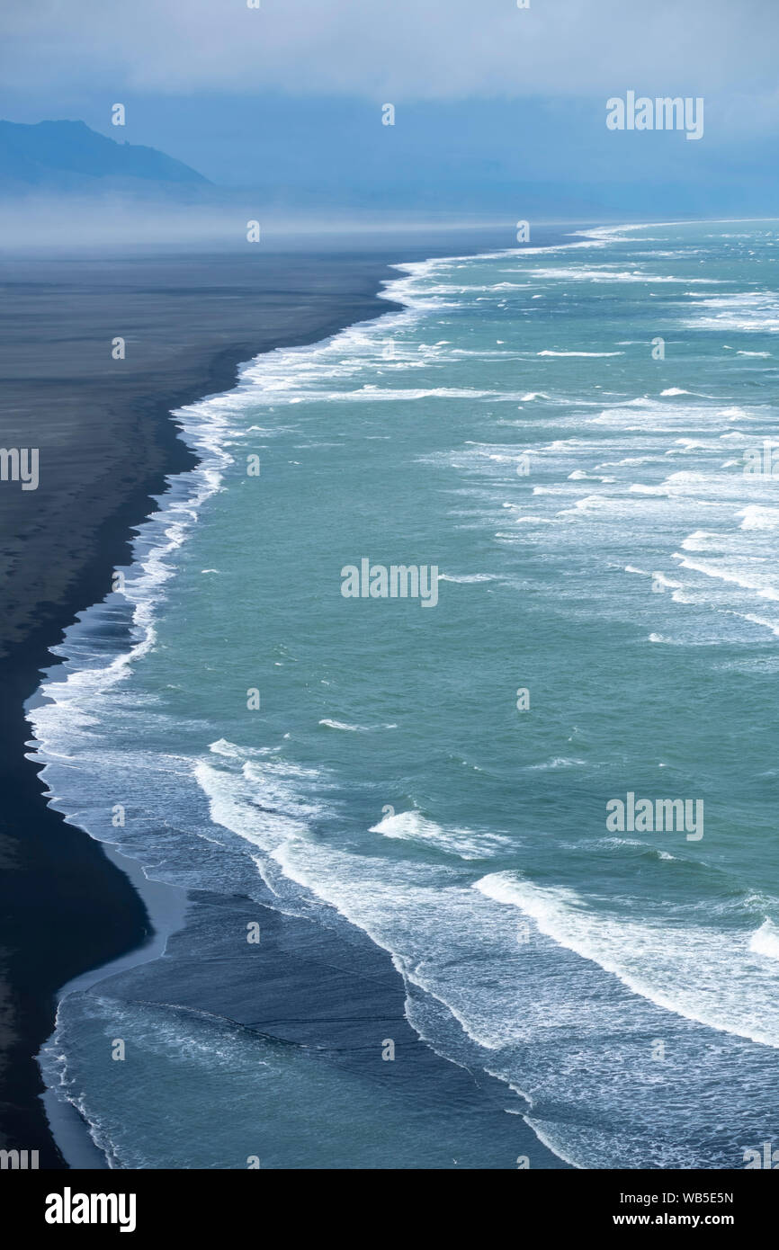 Sandy beach small ocean waves hi-res stock photography and images - Alamy