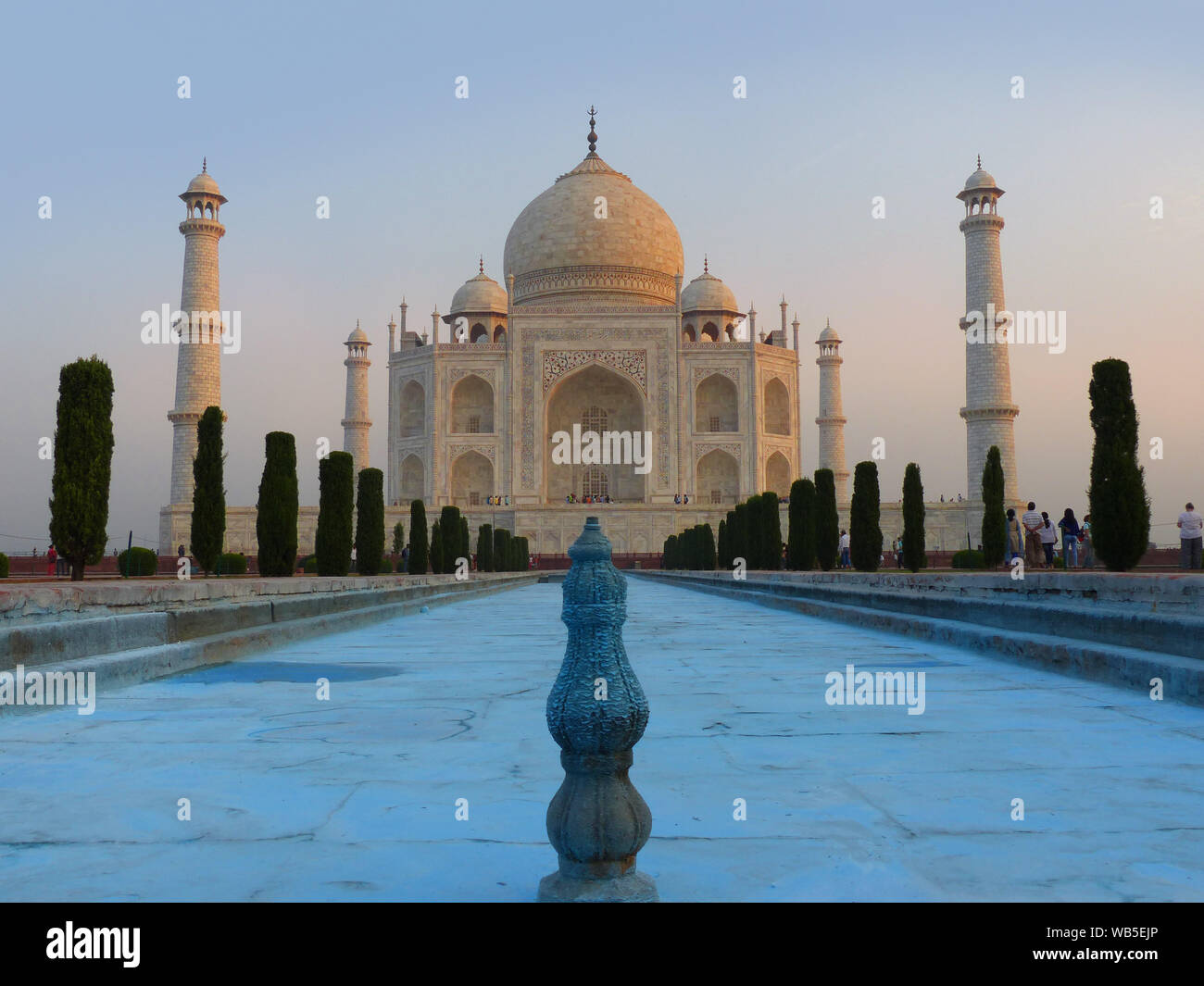 Taj mahal with first sunlight hi-res stock photography and images - Alamy