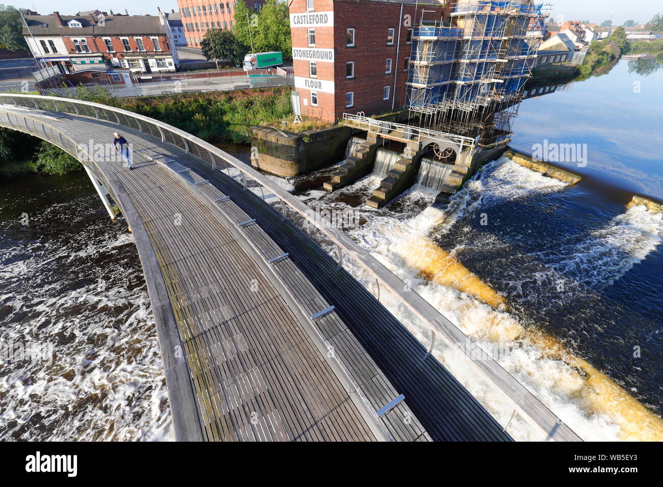 Castleford footbridge hi-res stock photography and images - Alamy