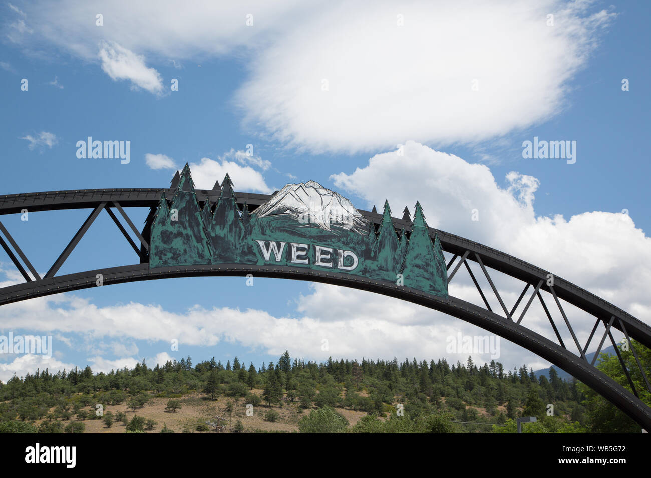 Entrance to Weed, California, near Mount Shasta Stock Photo - Alamy