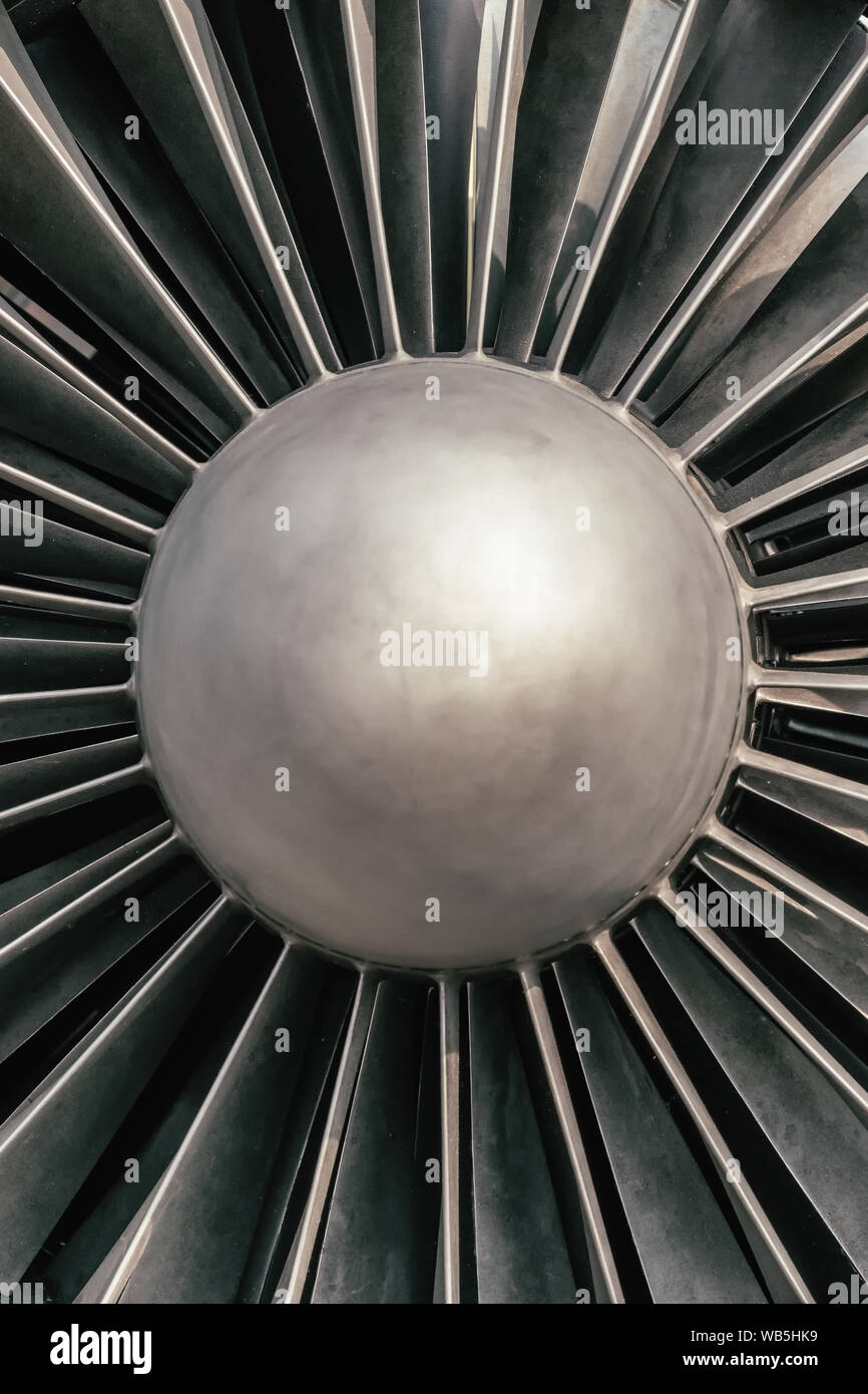 Modern fighter aircraft hi-res stock photography and images - Alamy