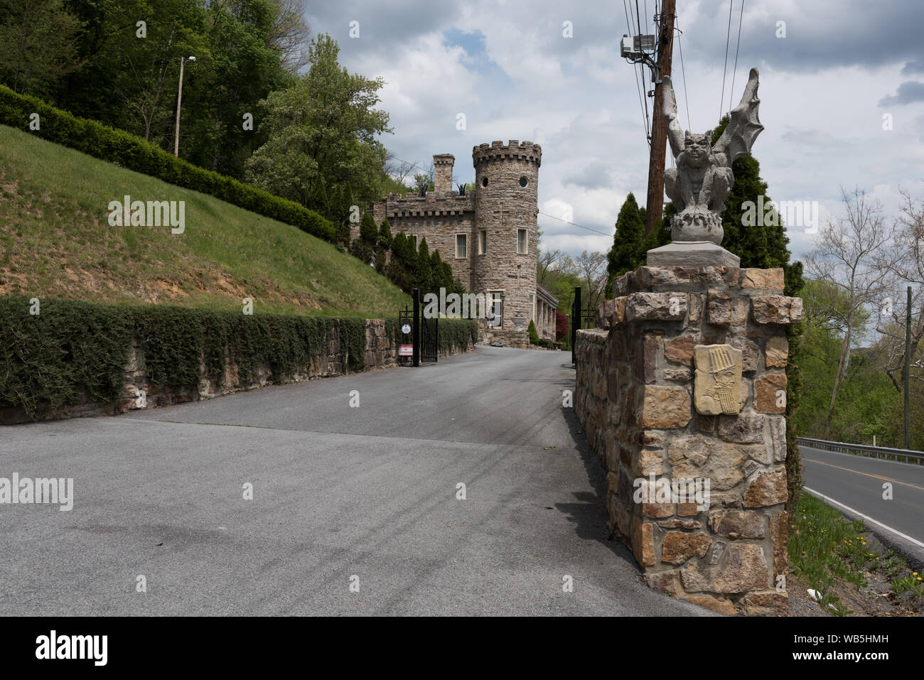 Entryway to the Berkeley Springs Castle. Berkeley Springs, West ...