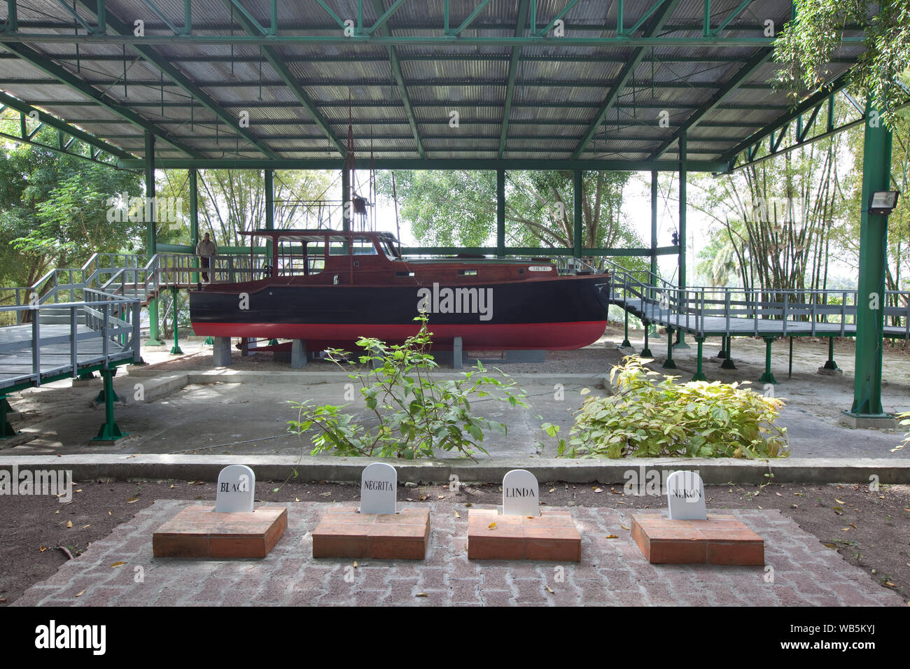 Ernest hemingway boat hi-res stock photography and images - Alamy