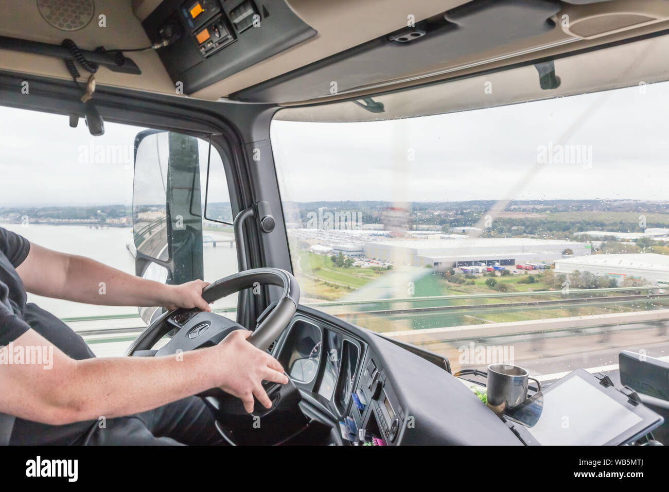 Queen elizabeth ii driving car hi-res stock photography and images - Alamy