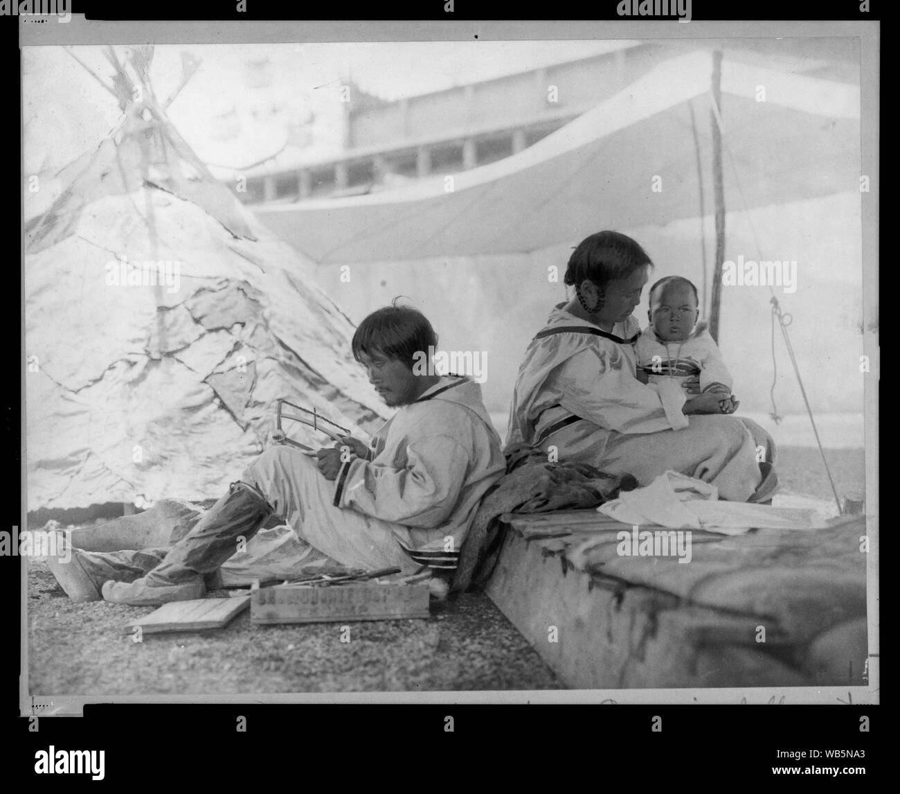 Inuit esquimaux hi-res stock photography and images - Alamy