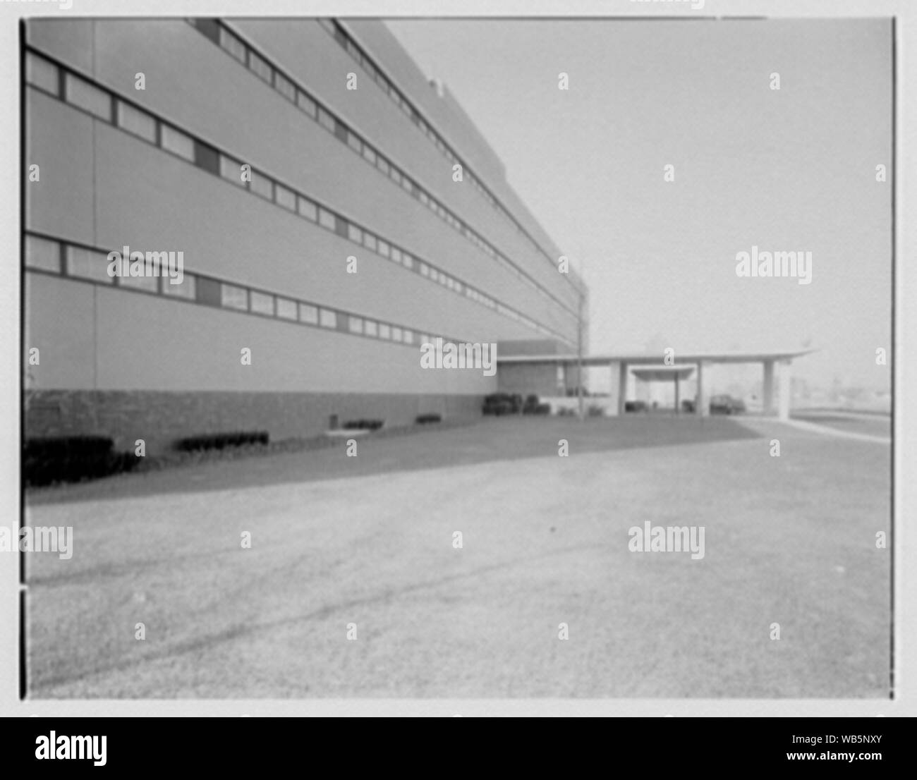 Esso office building. Abstract/medium: Gottscho-Schleisner Collection ...