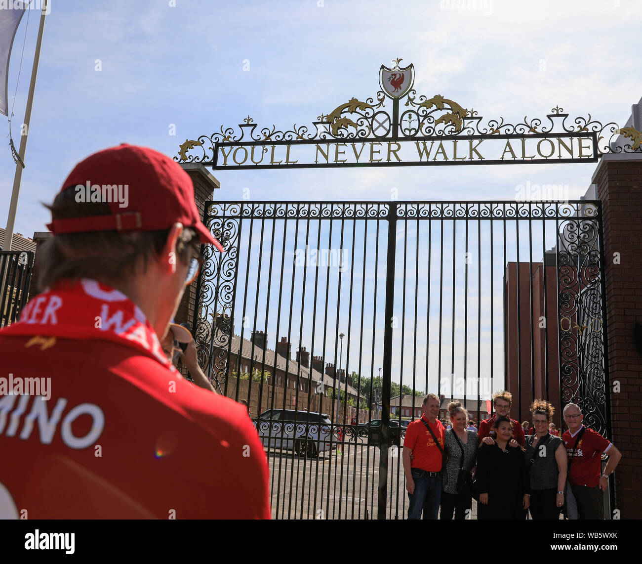 Anfield shankly gates hi-res stock photography and images - Alamy