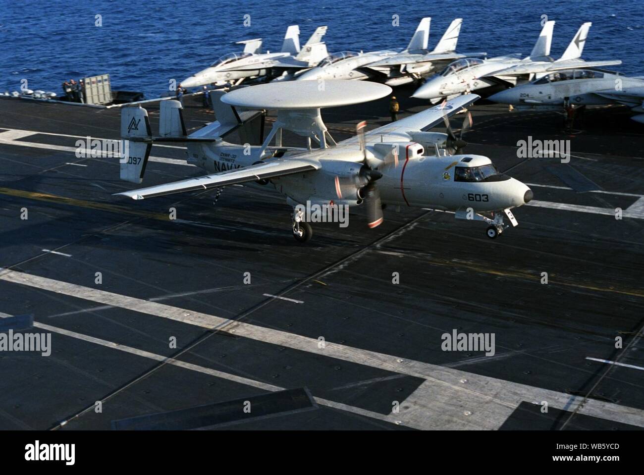 E-2C VAW-88 landing on USS Nimitz 1992 Stock Photo - Alamy
