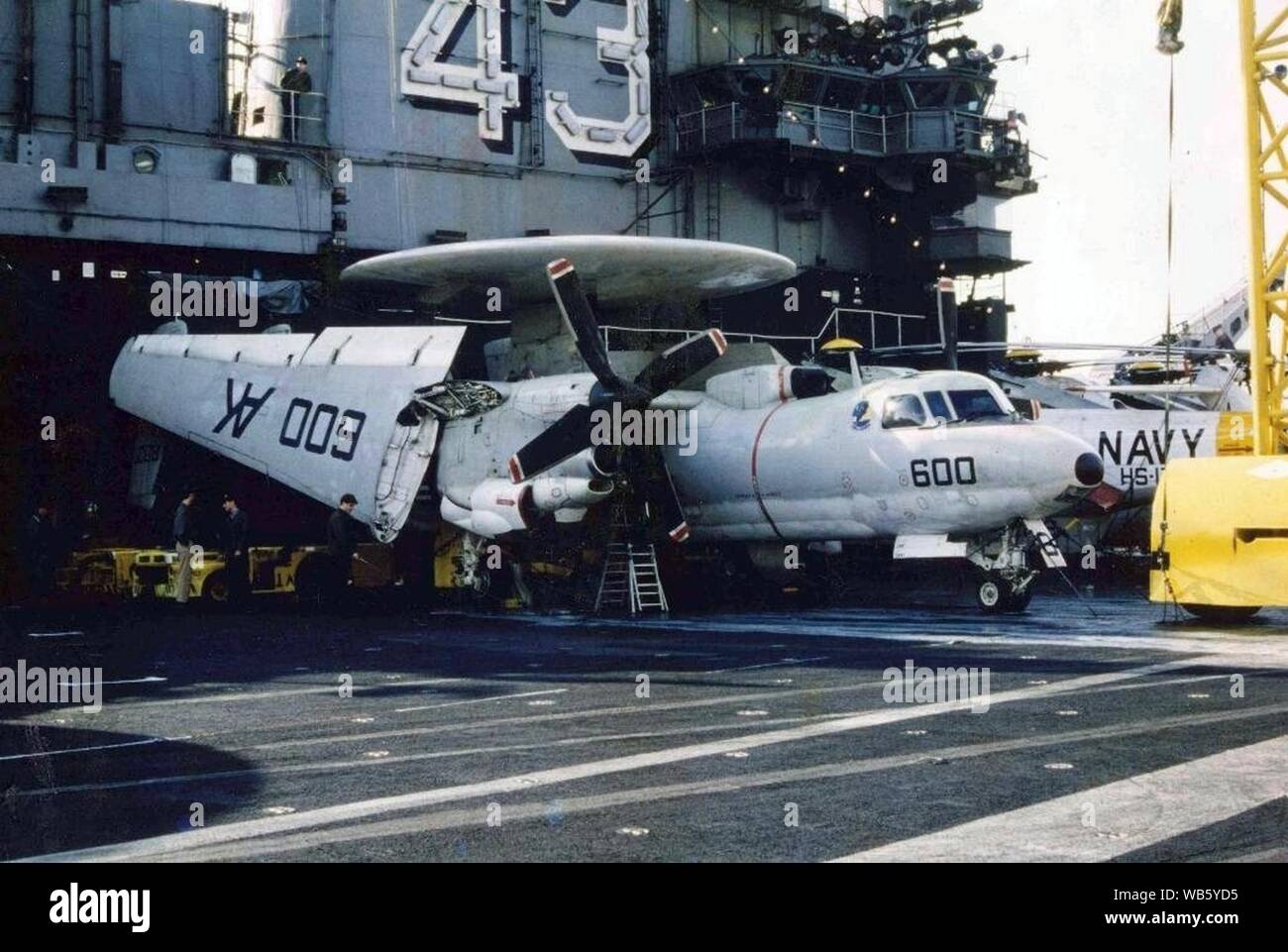 E-2C VAW-127 USS Coral Sea 1986 Stock Photo - Alamy