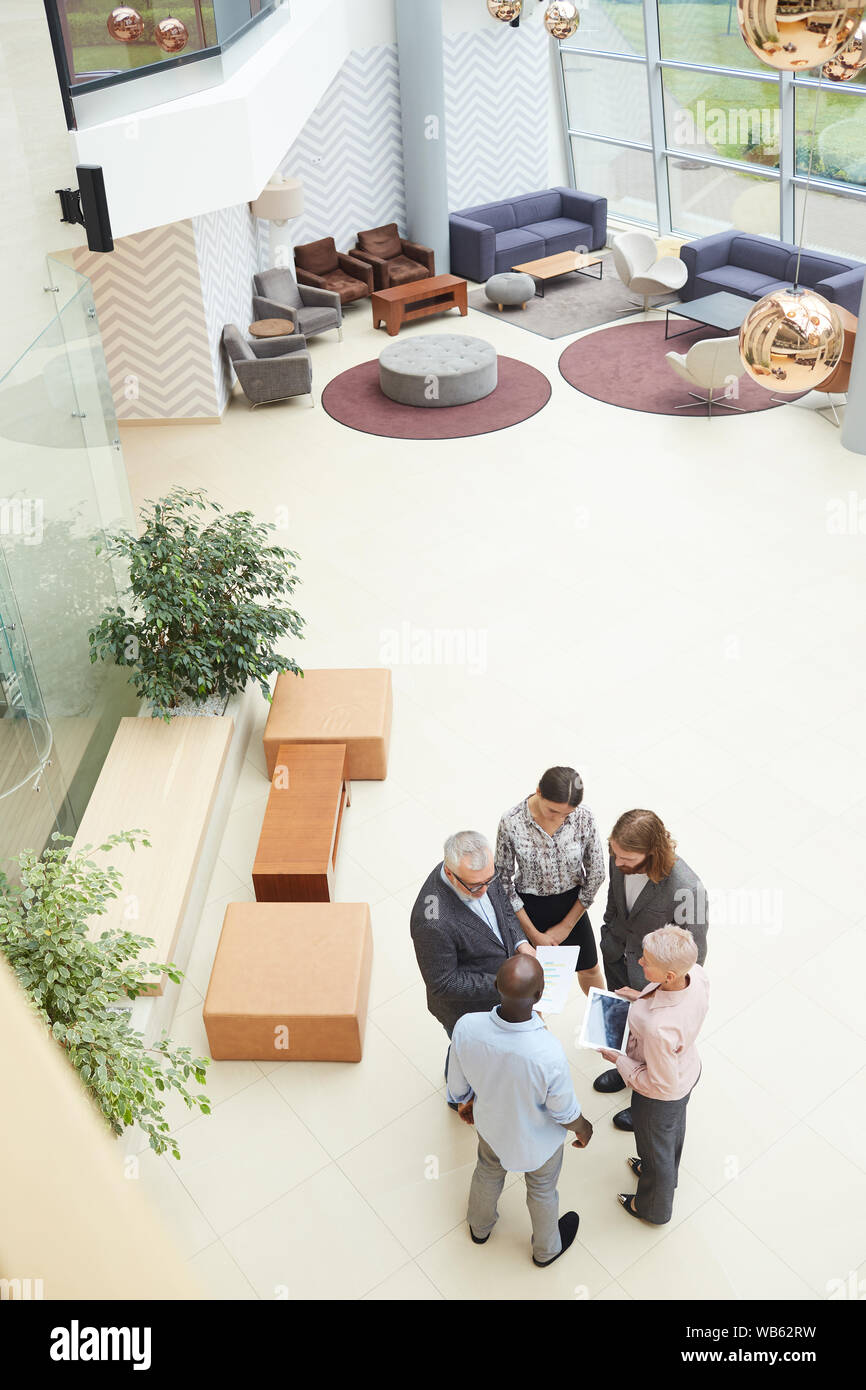 Waiting room young people circle hi-res stock photography and images ...