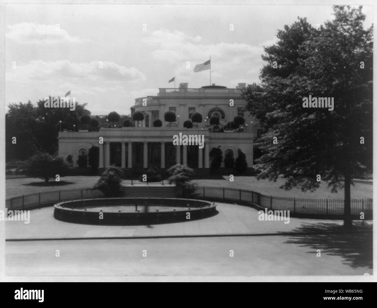 White house east entrance hi-res stock photography and images - Alamy