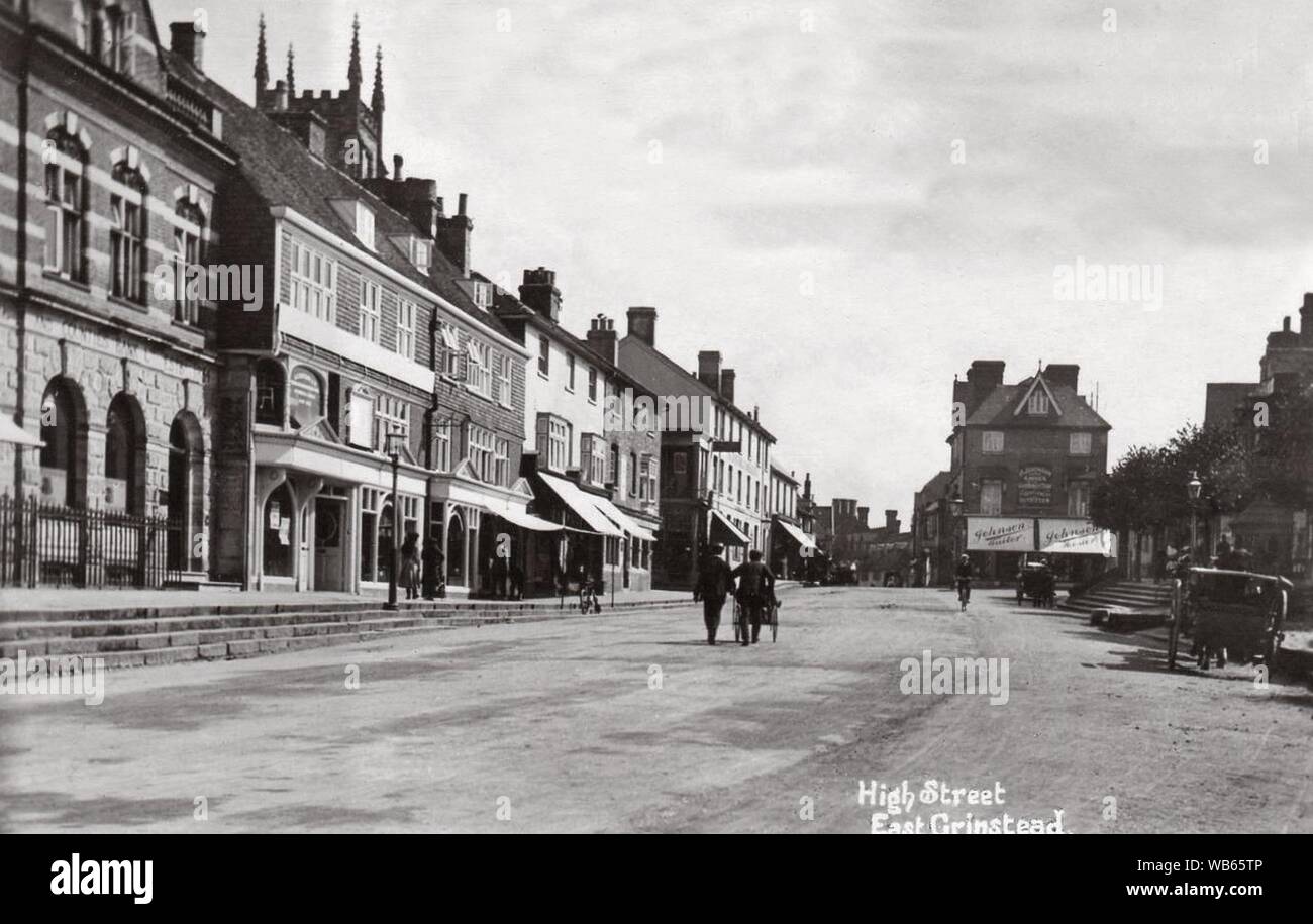 East grinstead high street hi-res stock photography and images - Alamy