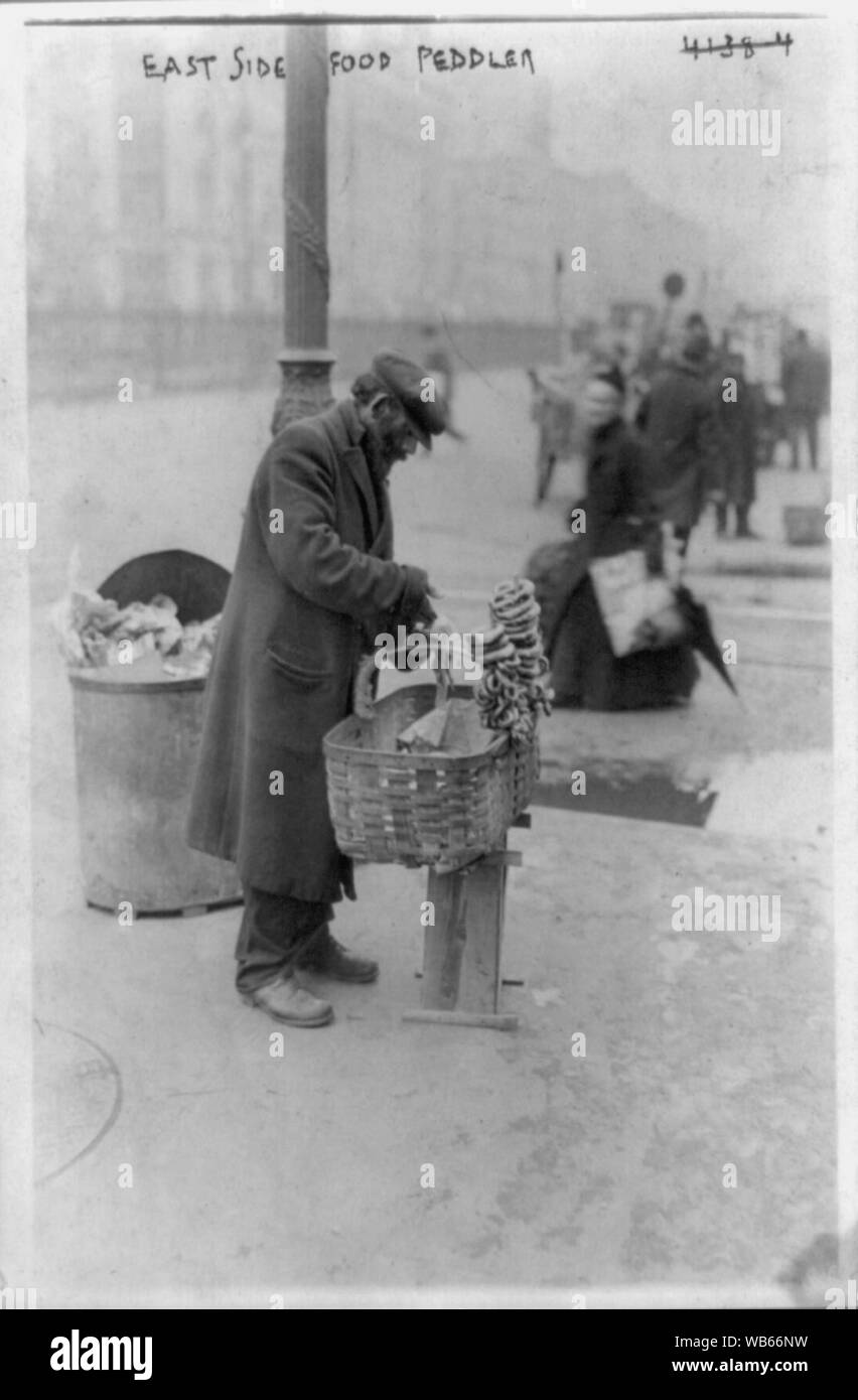 East Side food peddler Stock Photo - Alamy