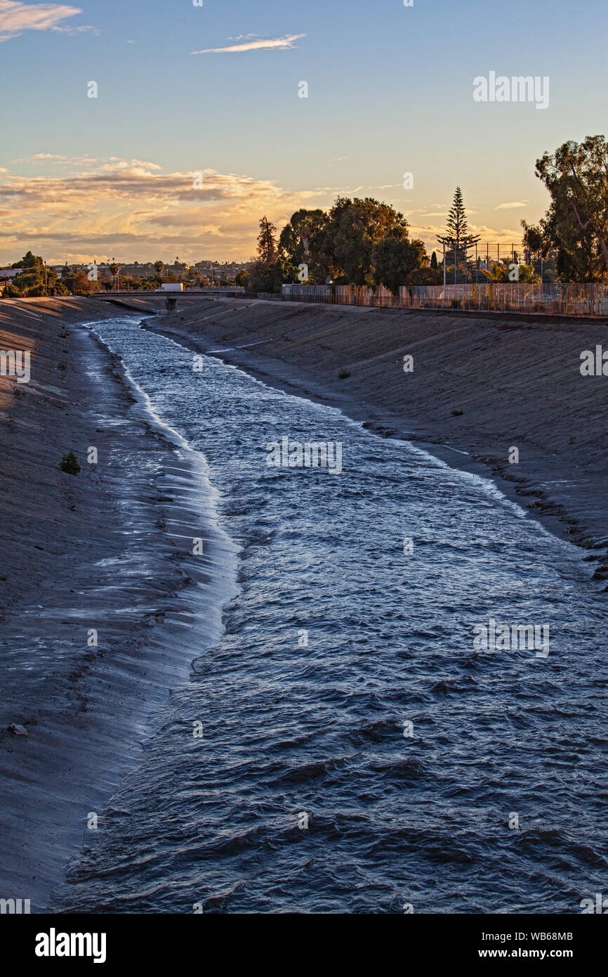 City waterways hi-res stock photography and images - Alamy