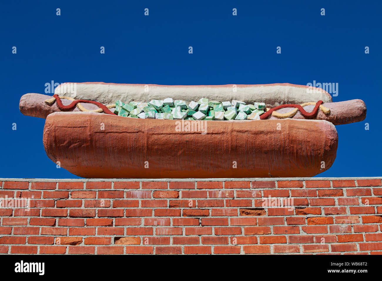 Giant Hot Dog sculpture on top of building in Culver City, Los Angeles ...