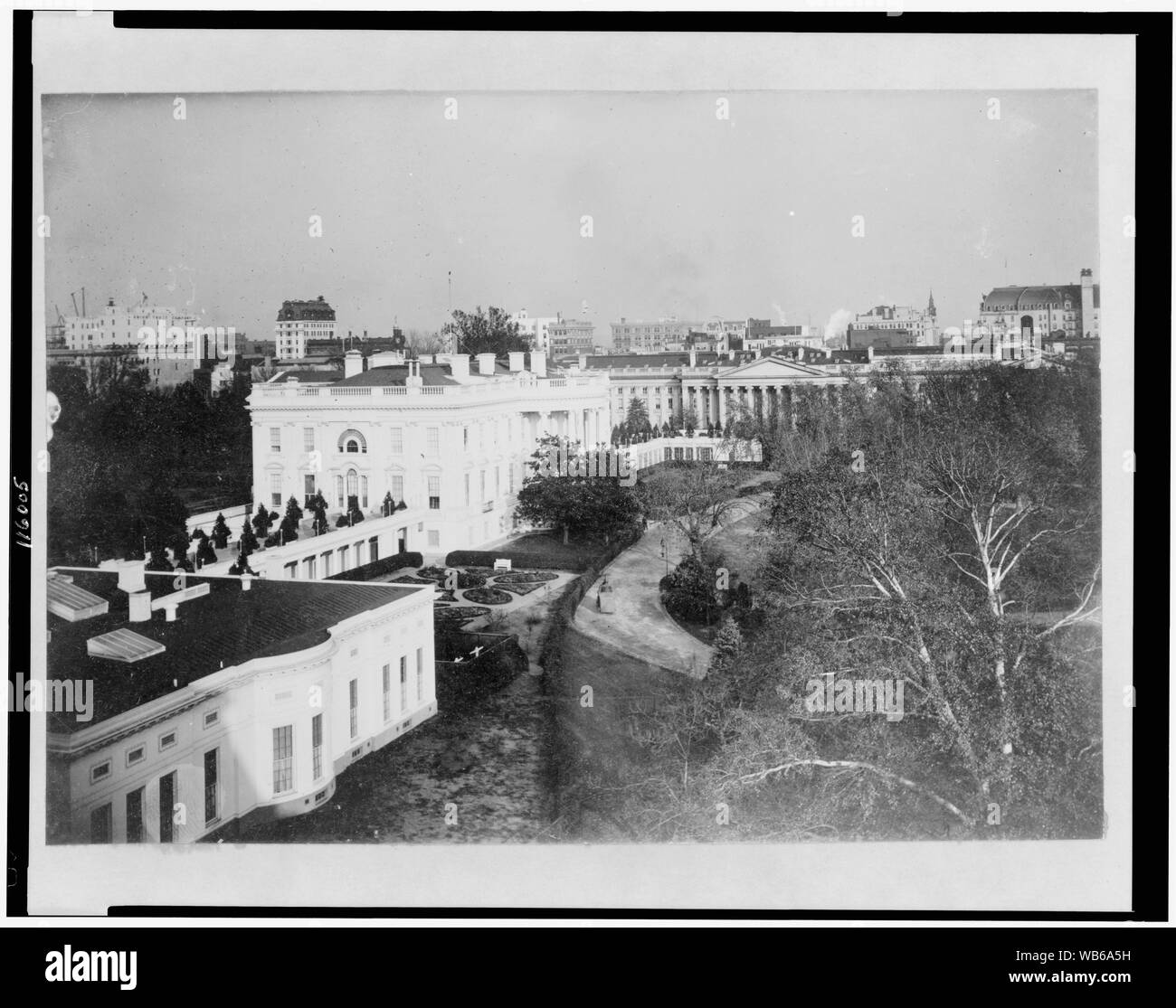 Back of the white house hi-res stock photography and images - Alamy