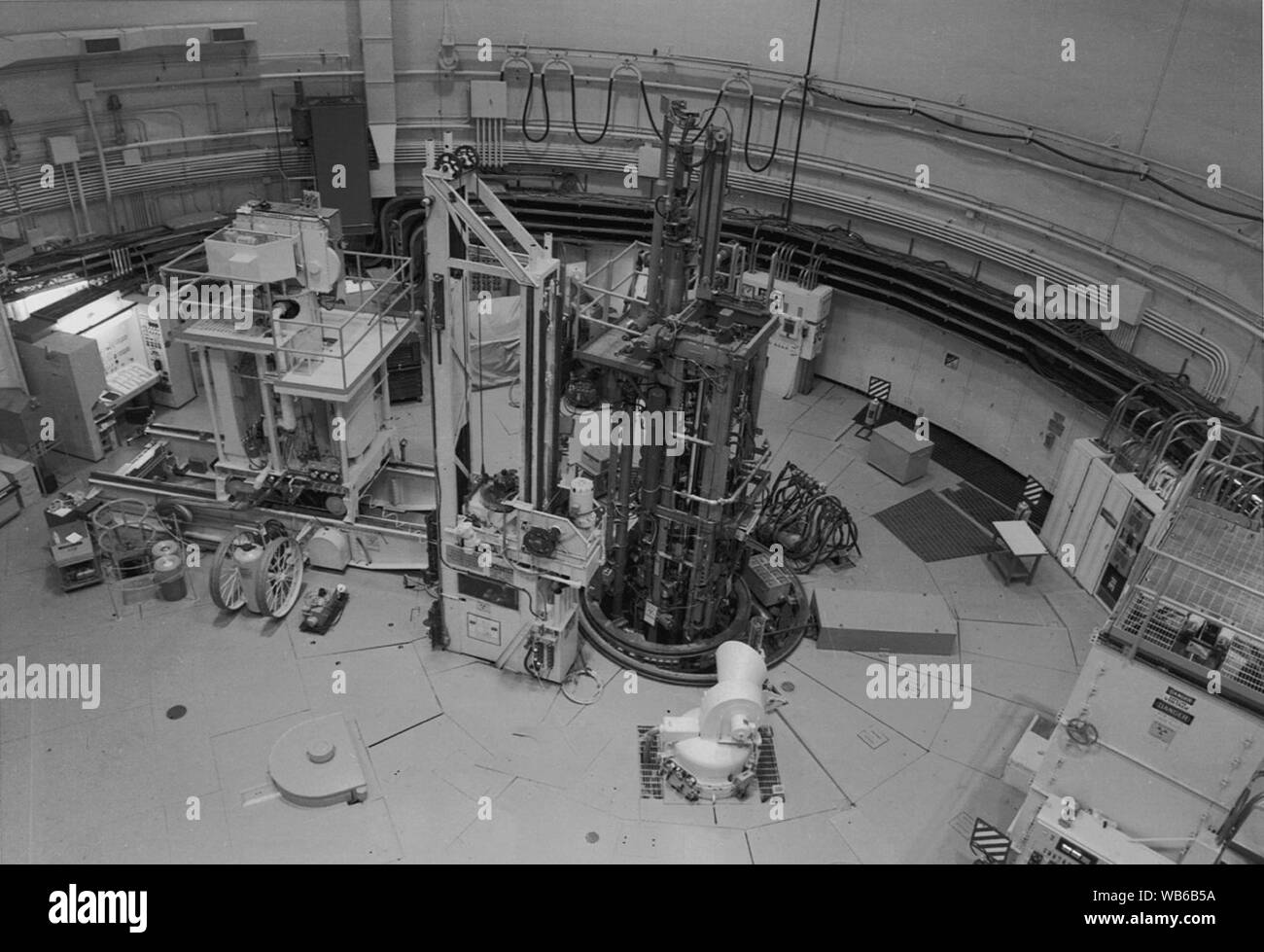 Reactor floor hi-res stock photography and images - Alamy