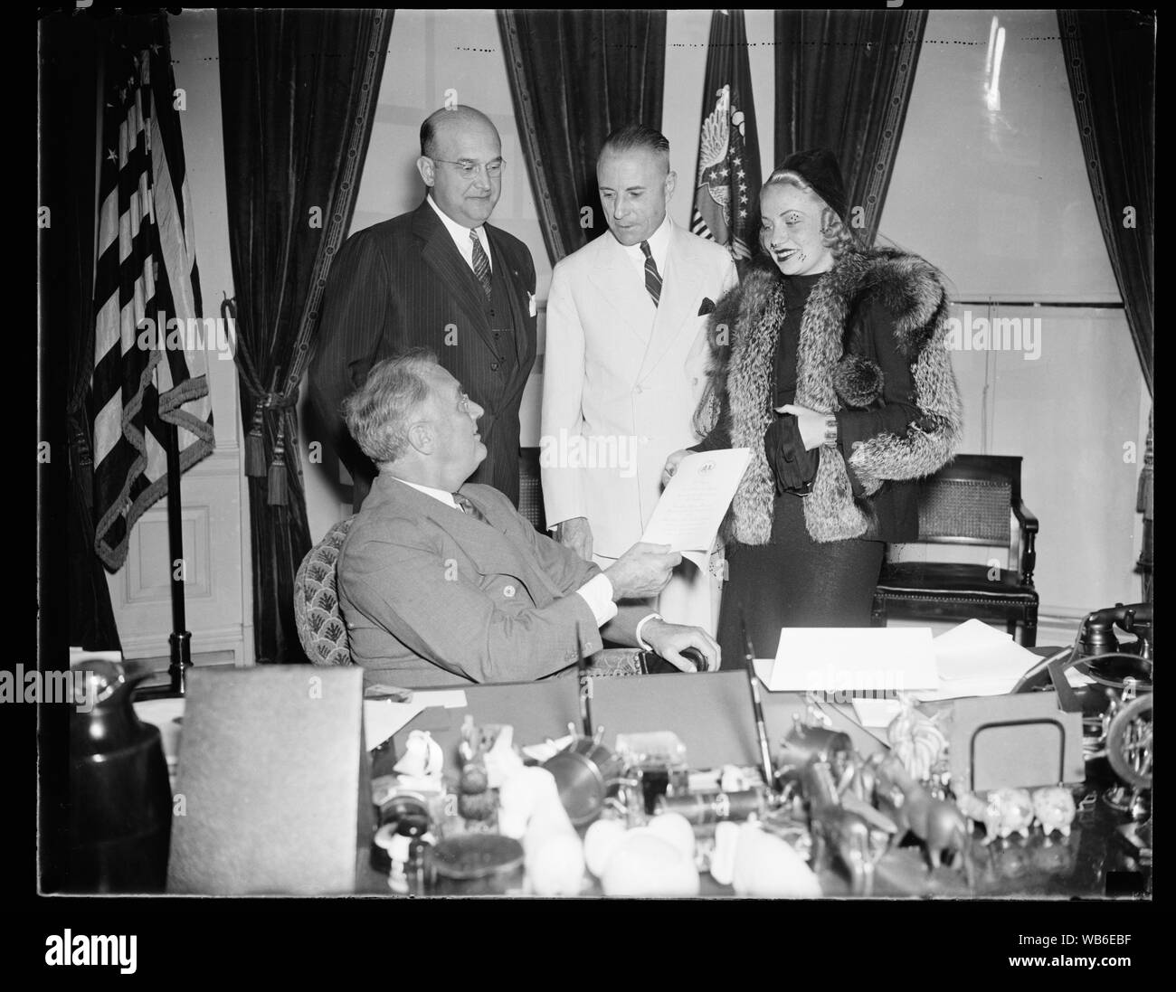 1 woman 2 men hi-res stock photography and images - Alamy