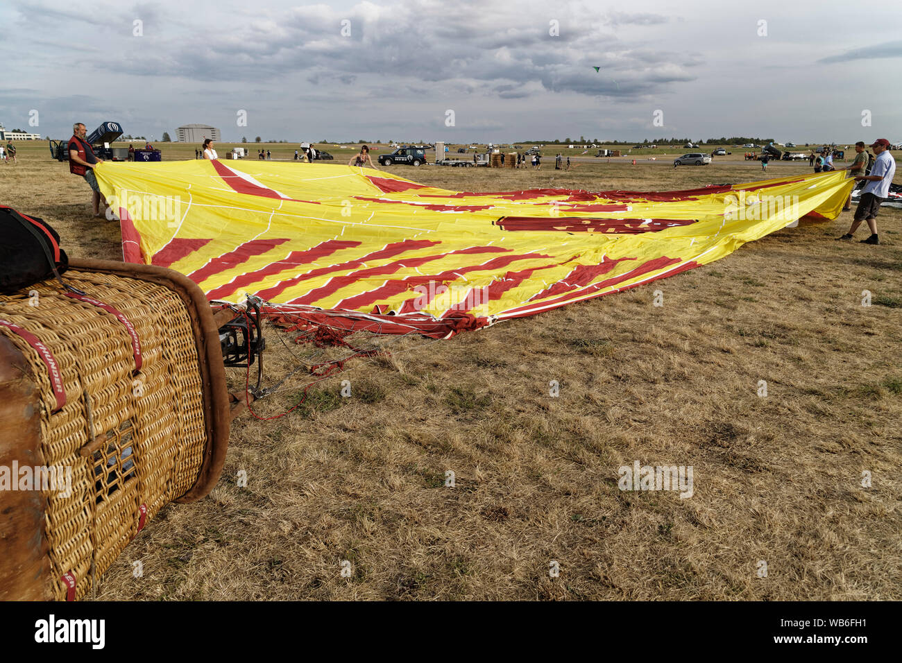Chambley, France. 3rd August, 2019. Inflating a hot air balloon before ...