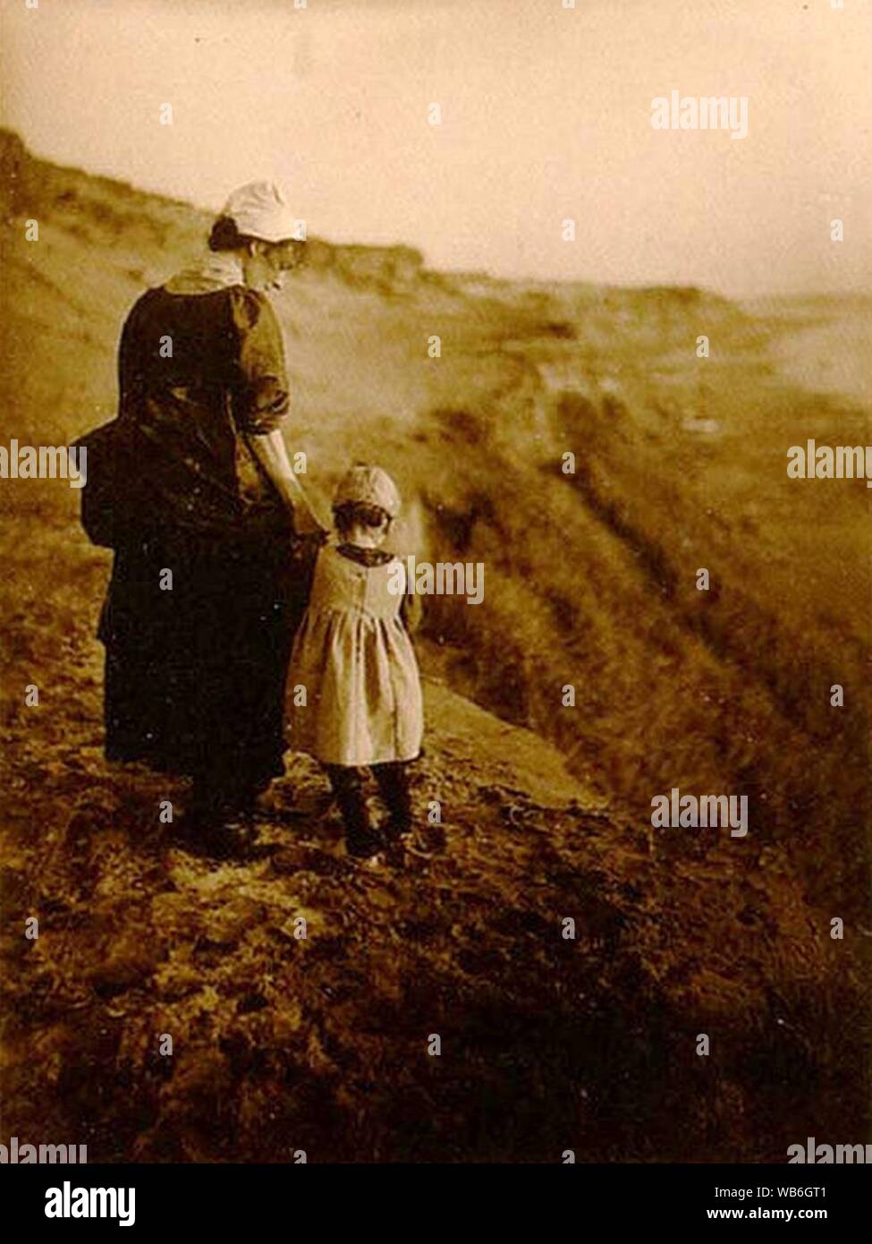 Edge of the Cliff Myra Albert Wiggins 1902 Stock Photo - Alamy