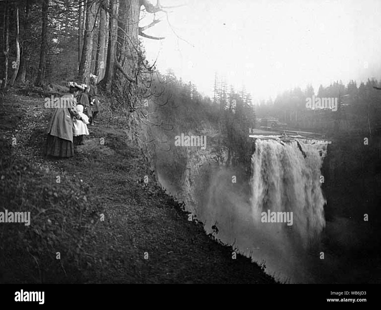 Edith Randolph Warner wife of AC Warner with daughters Alice and Edith ...