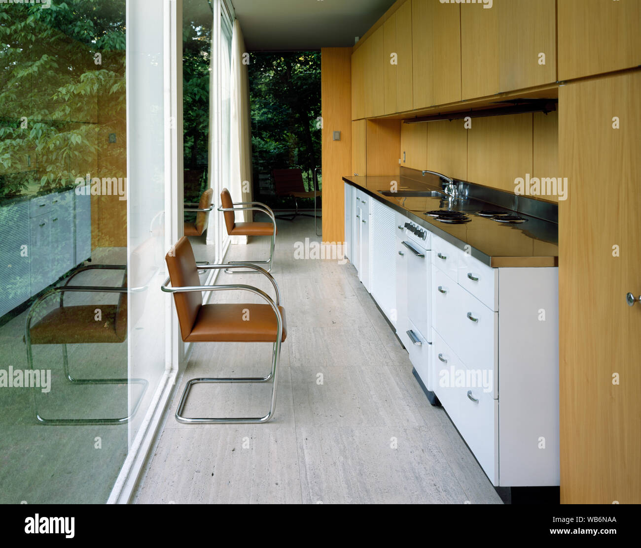 Farnsworth house mies van der rohe hi-res stock photography and images ...
