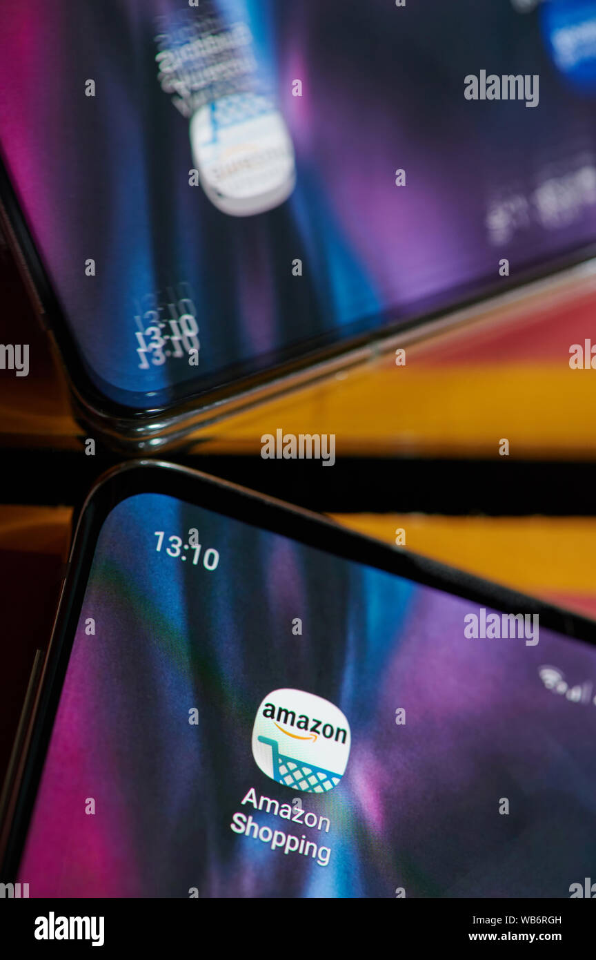 Smart mirror amazon hi-res stock photography and images - Alamy